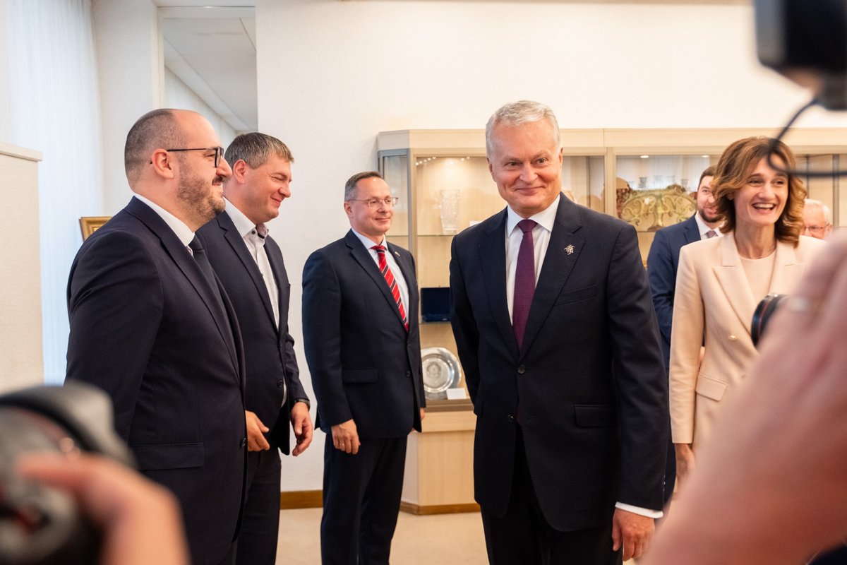 Komentarai po Seimo valdybos ir prezidento Gitano Nausėdos susitikimo - Delfi video