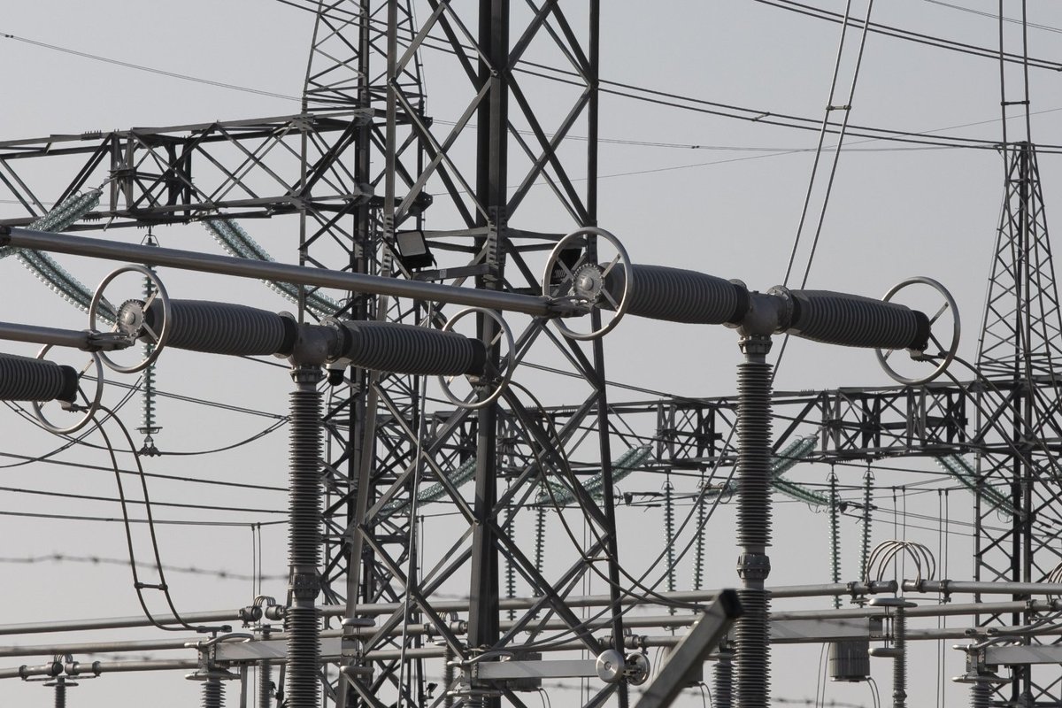 „Litgrid“ prijungė naują 330 kV transformatorių pastotę Pagėgių rajone - Delfi