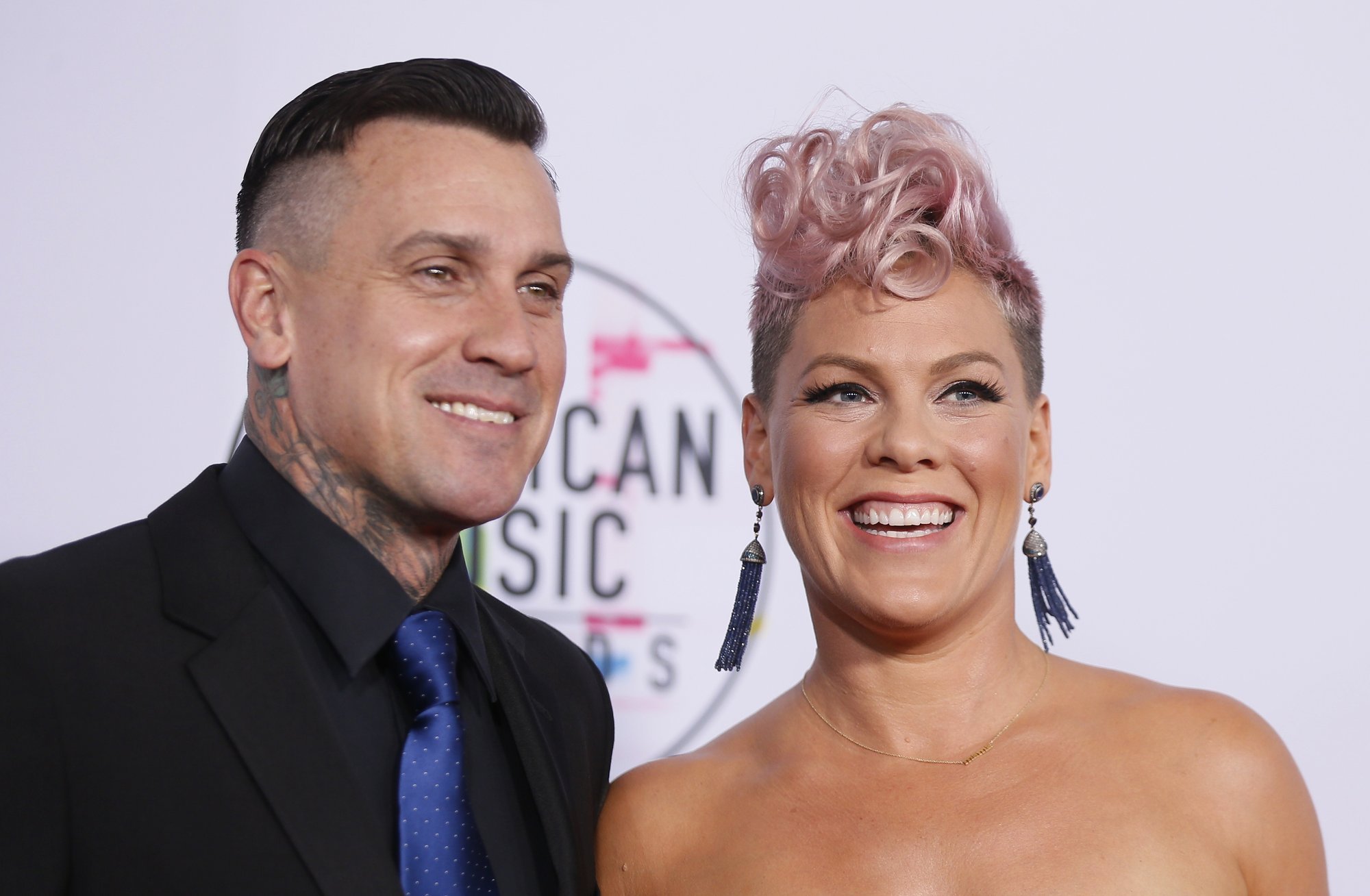 Atlikėja Pink ir Carey Hartas išsiskyrė antrą kartą po 20 metų ...