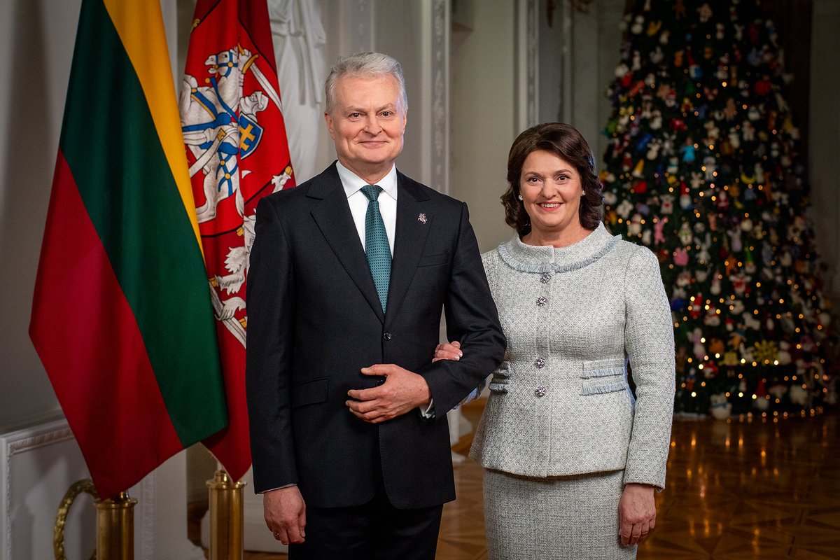 Prezidento Gitano Nausėdos sveikinimas Naujųjų metų proga - Delfi TV