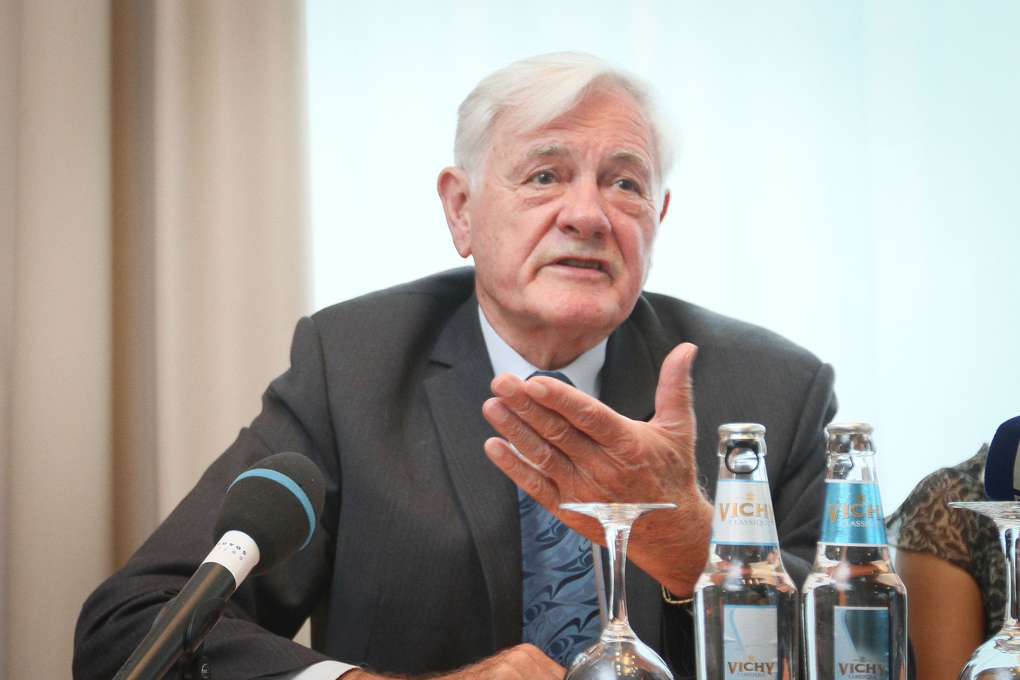 V.Adamkus: nesutarimų buvo tik dėl to, kad A.Brazauskas nenorėjo D ...