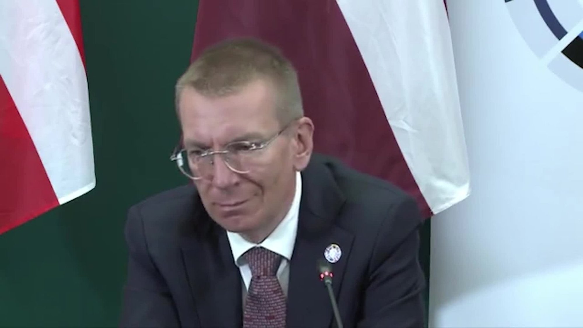 Lietuva imasi riboti Rusijos piliečių įleidimą į šalį - Delfi TV