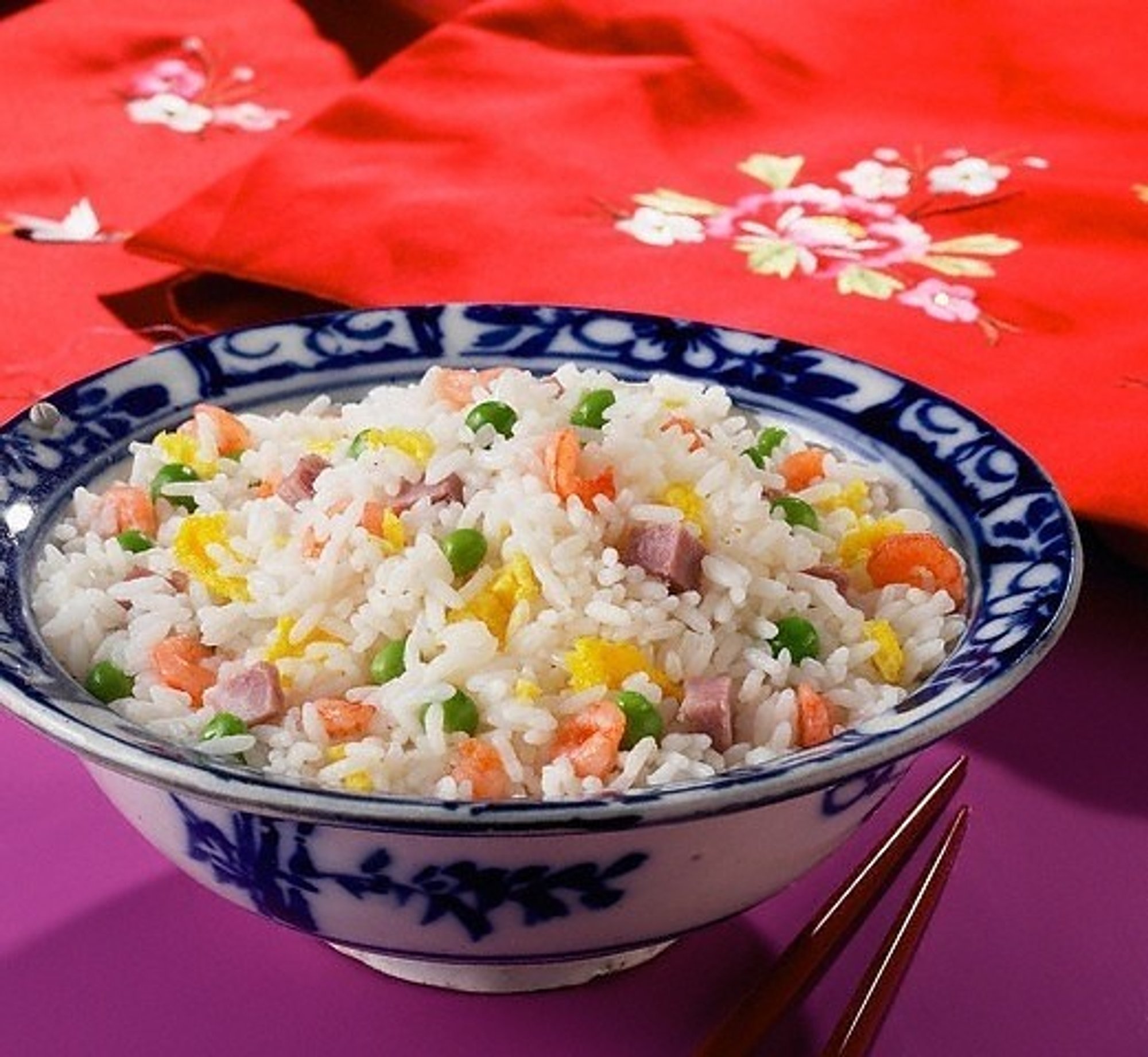 Kiniški kepti ryžiai su vištiena - Delfi gyvenimas