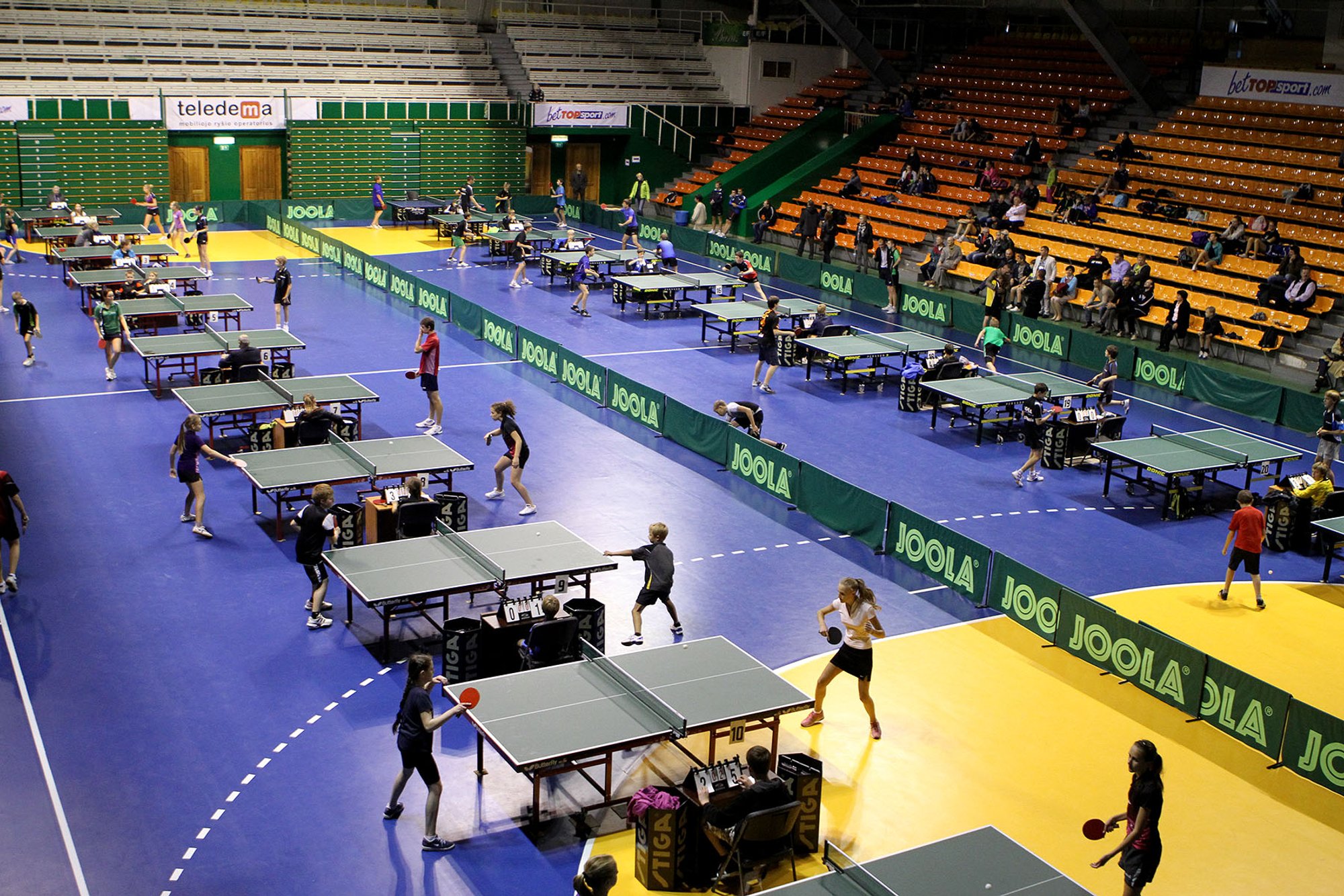 Stalo tenisas po 24 metų pertraukos sugrįžo į Kauno sporto halę - Delfi ...