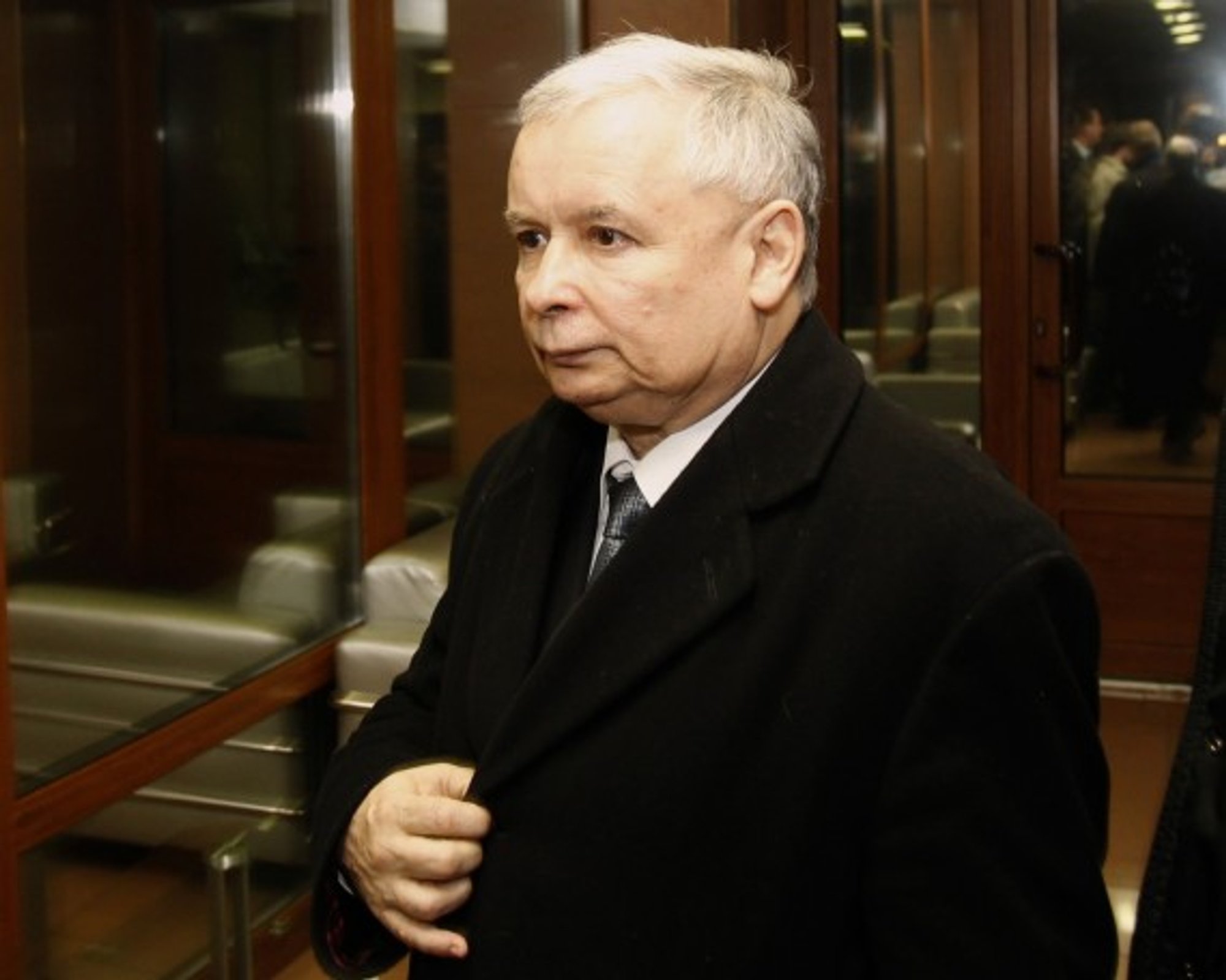 J.Kaczynskis dėl skrydžio persigalvojo paskutinę minutę - Delfi