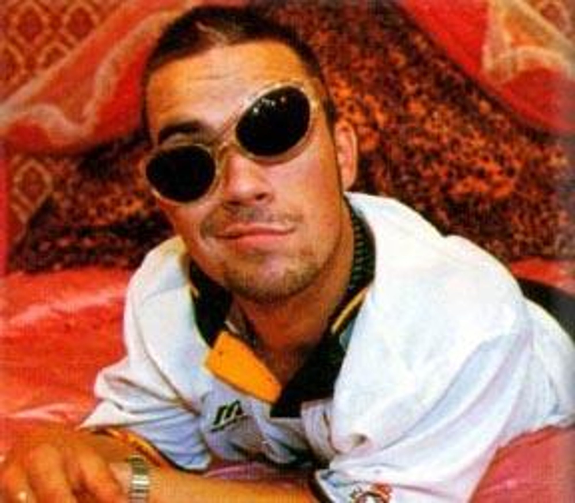 Robbie Williamsas – slaptasis agentas 007 - Delfi veidai