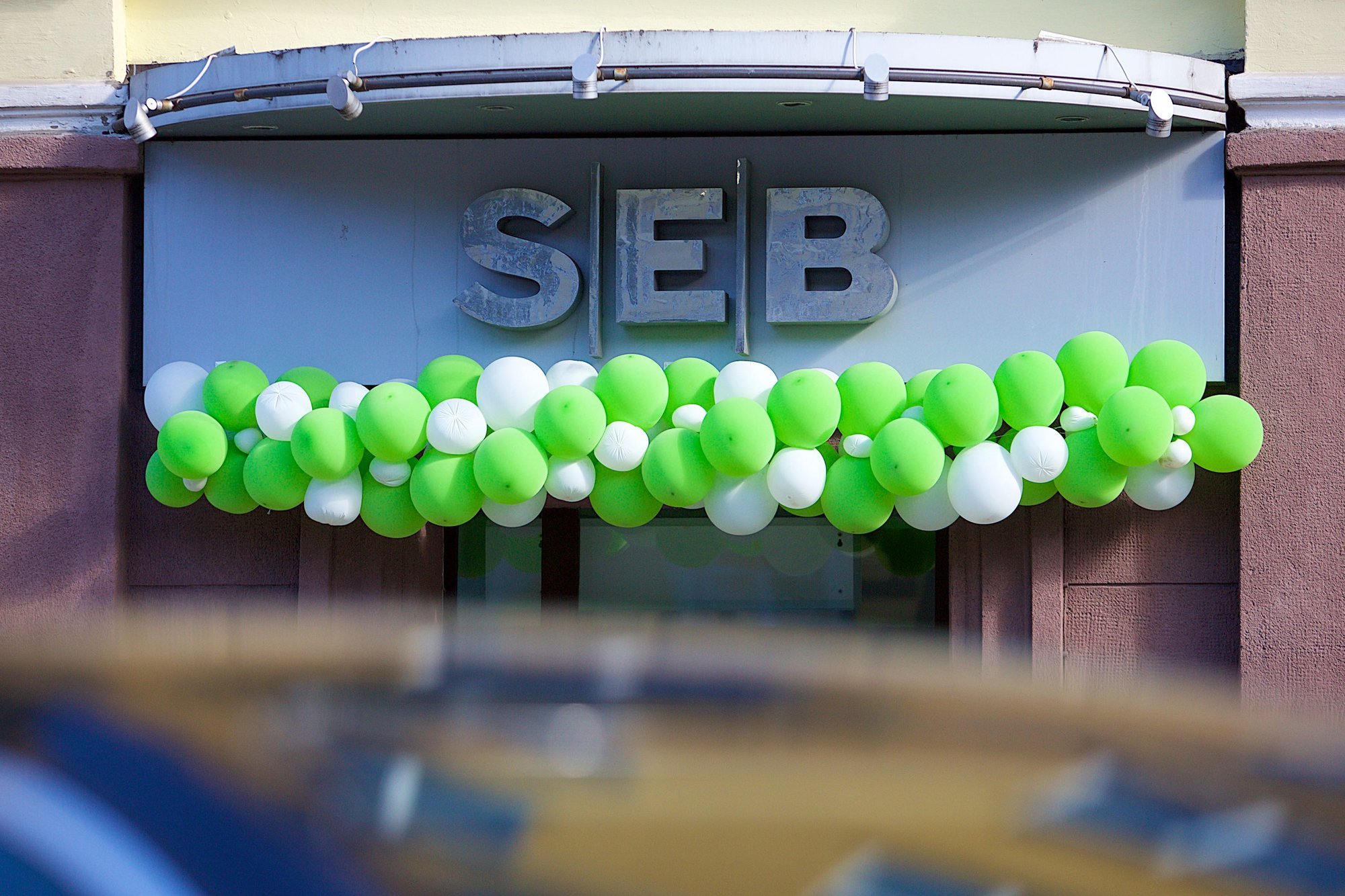 SEB bankas atnaujina bankomatų tinklą - Delfi verslas