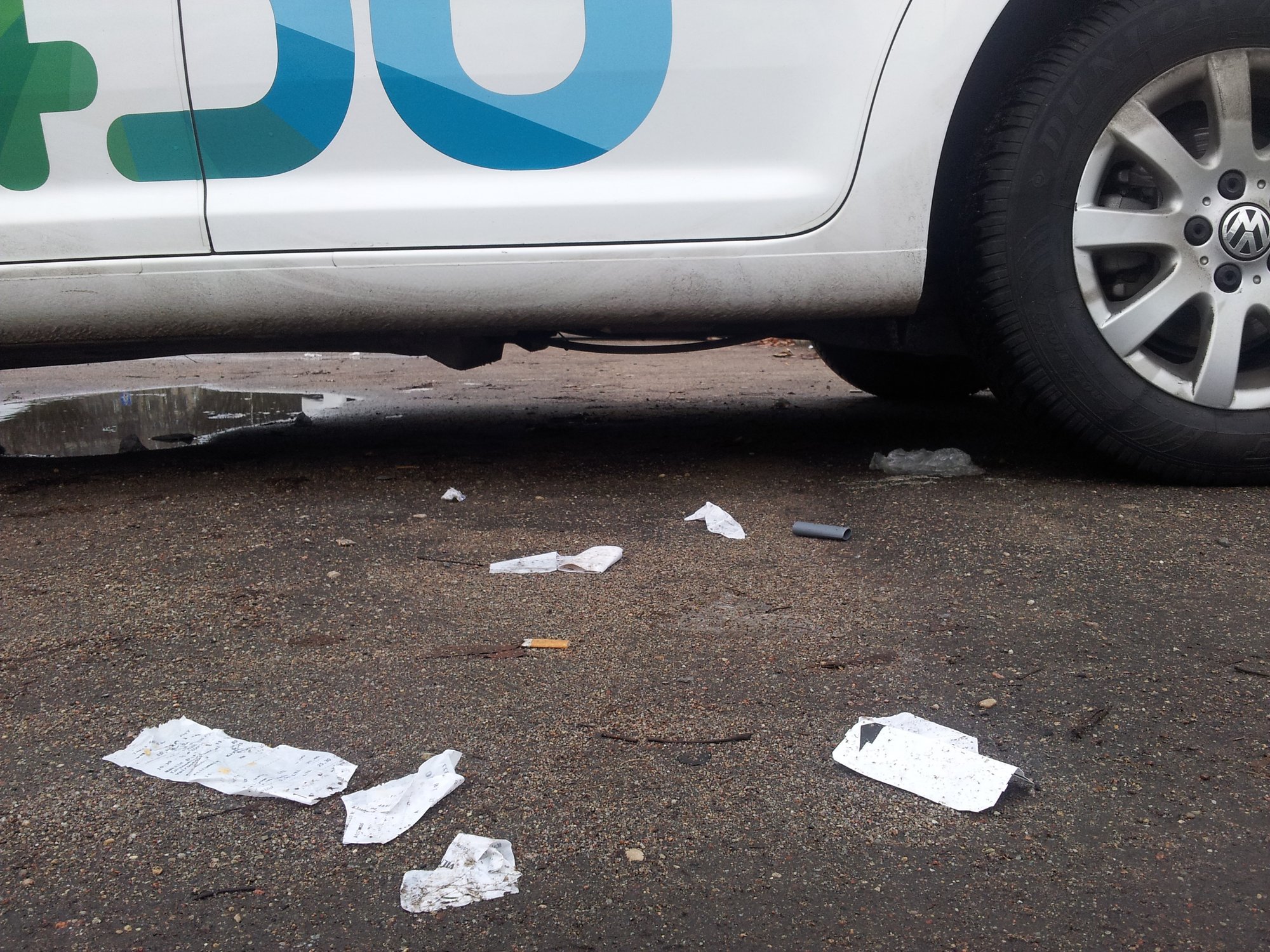 Skaitytojo skundas: nevalyvi taksistai nesibodo šiukšlinti sau po ...