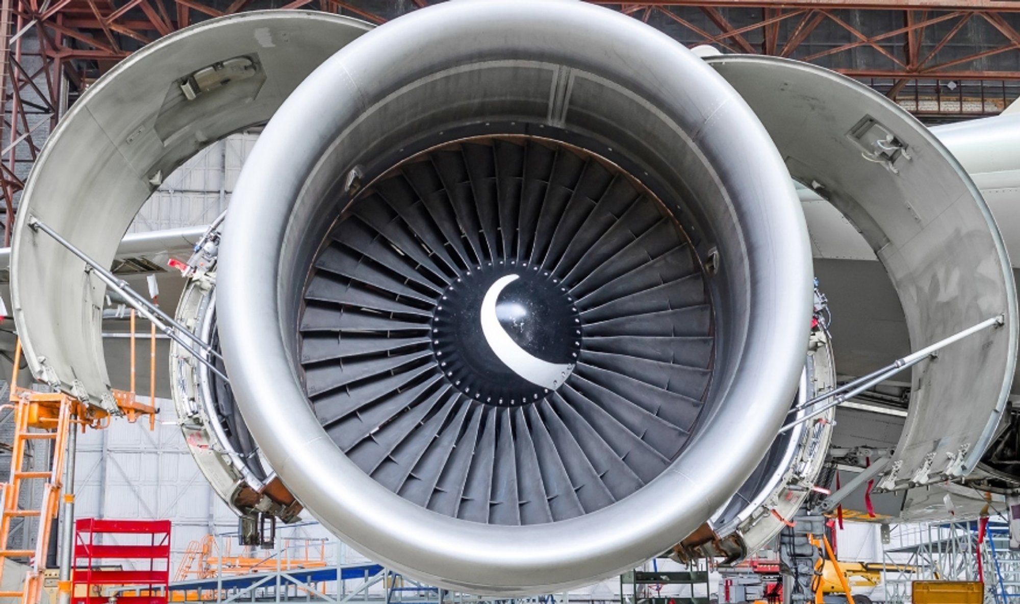 Košmaras JAV oro uoste: savaitgalį vyrą įsiurbė ir sumalė „Airbus ...