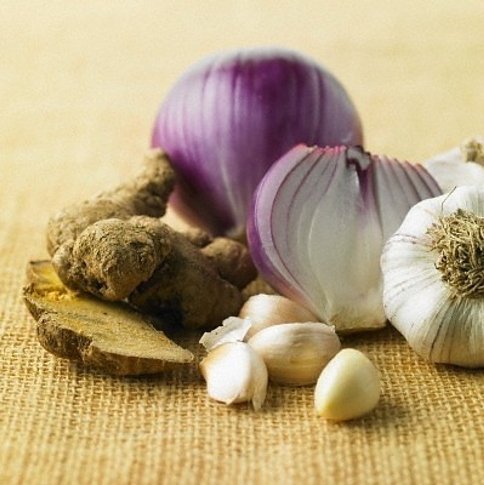 Ar žinai... Svogūną ir česnaką reikia valgyti kasdien - Delfi