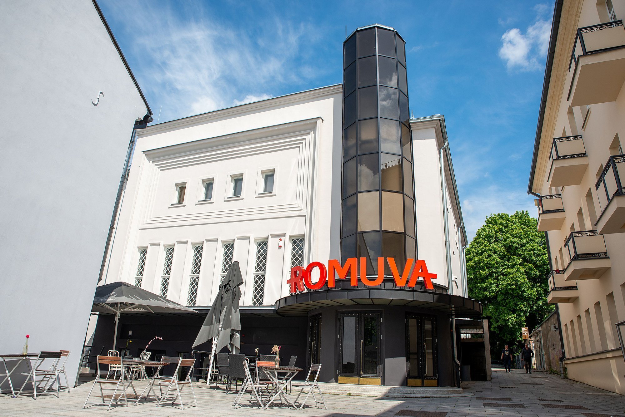 Po rekonstrukcijos atsiveria seniausias Lietuvoje kino teatras „Romuva ...