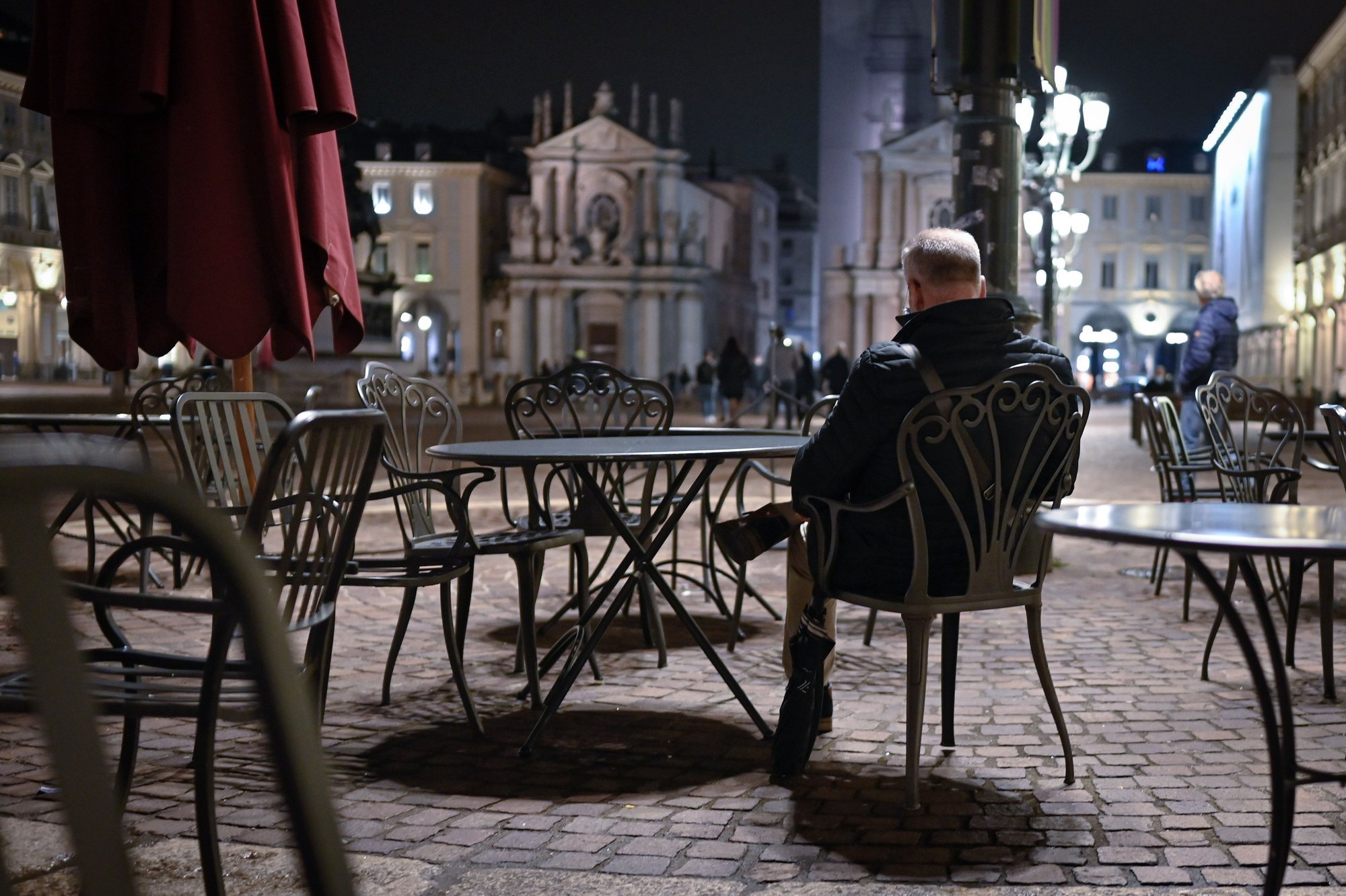 Virusui siaučiant Europoje, karantiną galiausiai skelbia ir Italijos ...