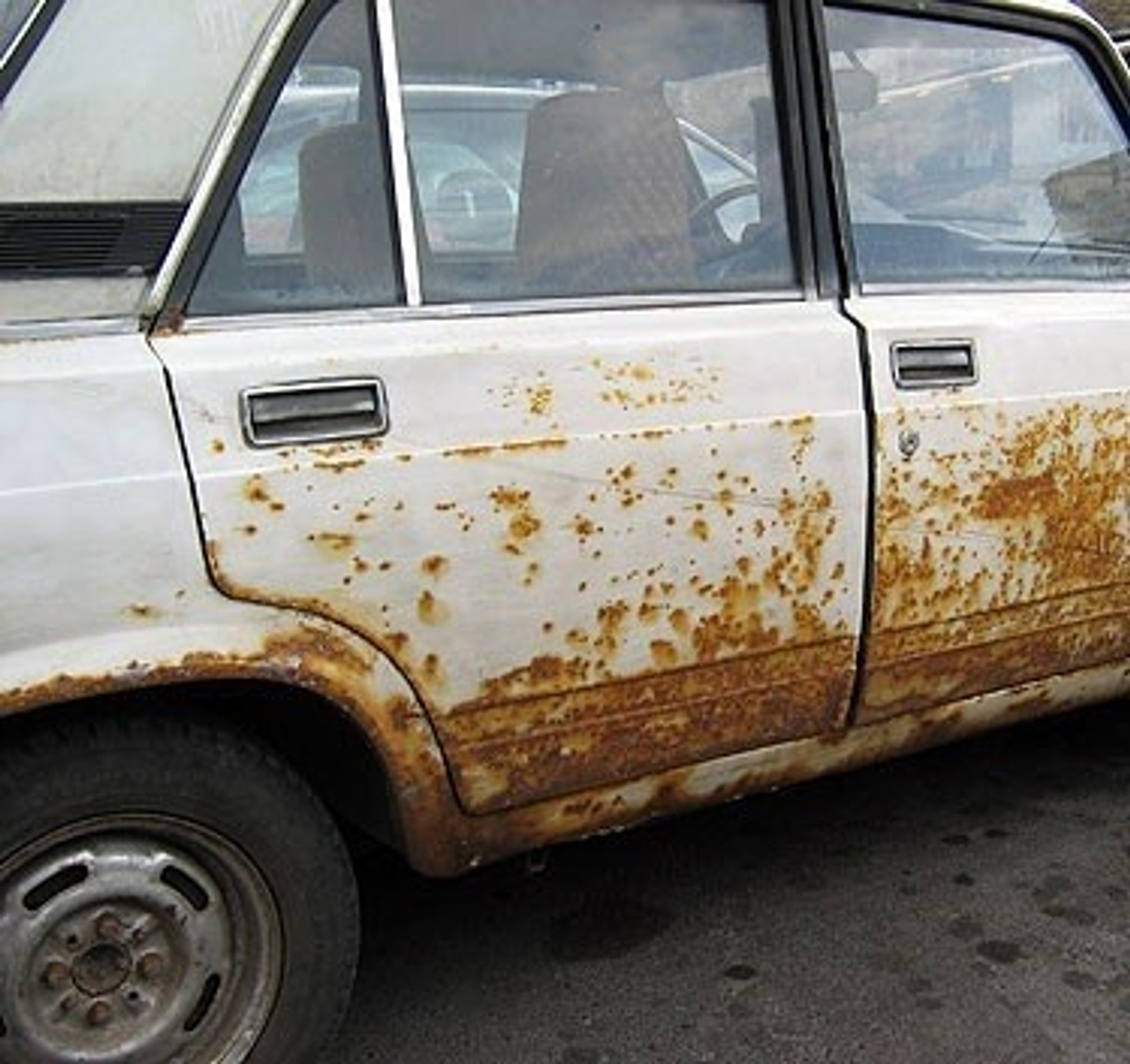 Kova su korozija: kaip nelikti su surūdijusia gelda? - Delfi auto