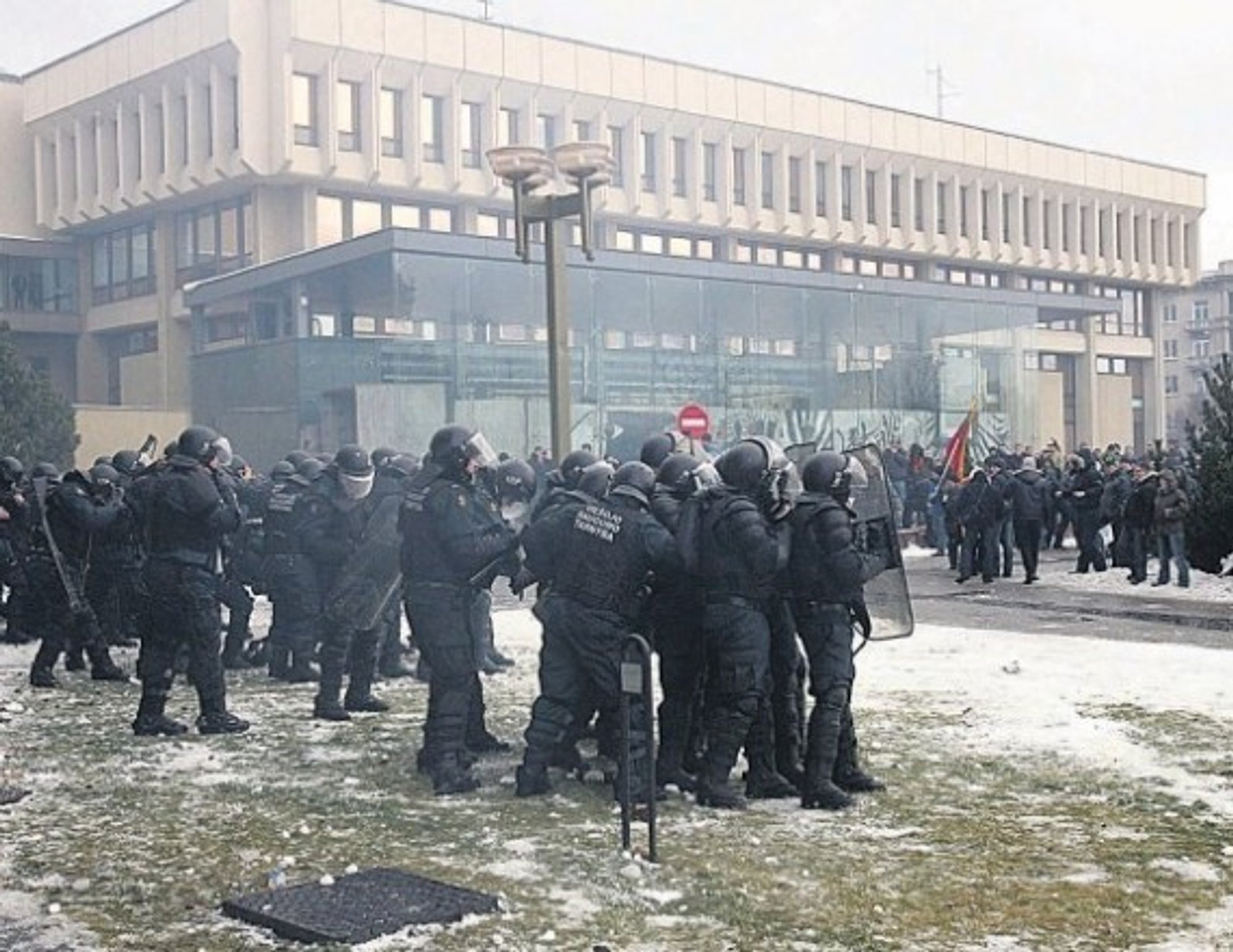„Frontas“ sausio 16 d. nori rengti protesto akciją - Delfi