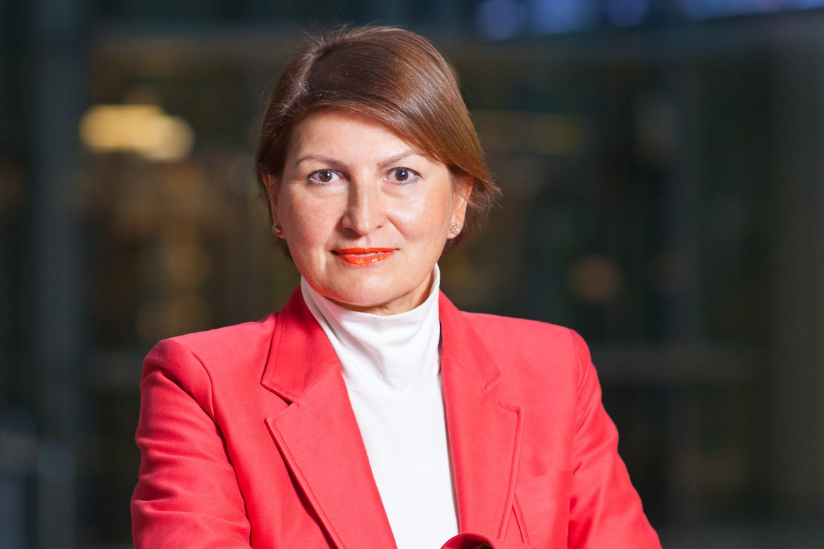 Elena Leontjeva. Eskaluokite, ponai, kitaip biurokratai jūsų nepastebės ...