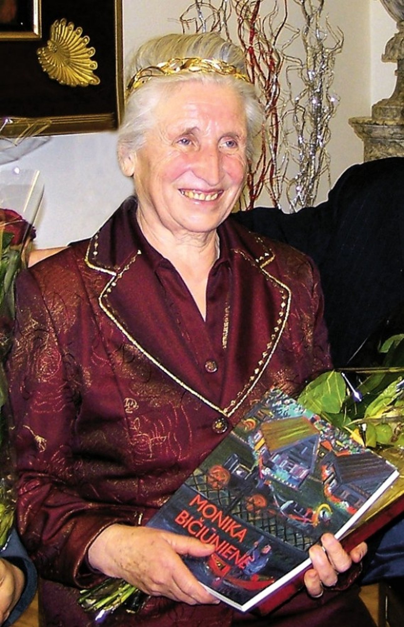 Grafikos lakštuose skleidžiasi sielos žiedai - Delfi gyvenimas