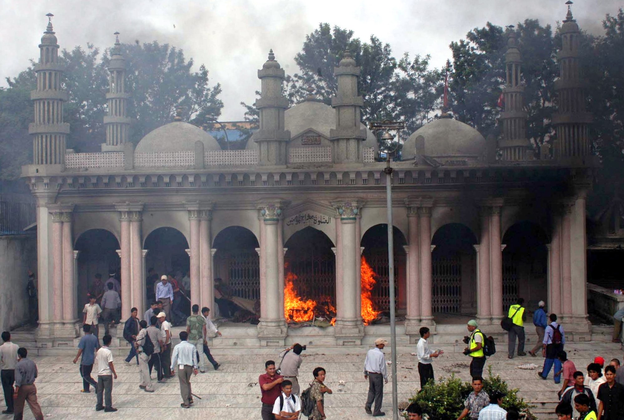 Irake nužudžius 12 nepaliečių, Nepale užpulta mečetė - Delfi