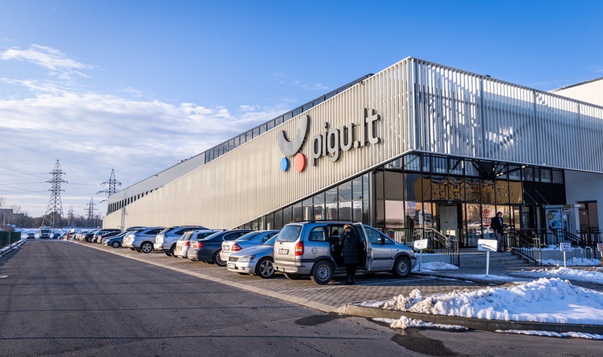 „Pigu.lt“: sniegas kėlė į viršų kastuvų ir rogių pardavimus - Delfi ...