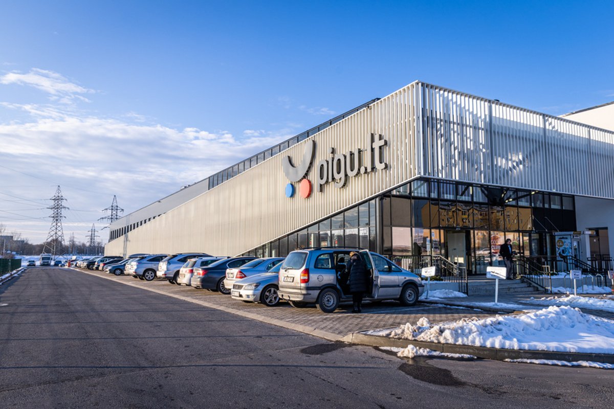 „Pigu.lt“: sniegas kėlė į viršų kastuvų ir rogių pardavimus - Delfi ...