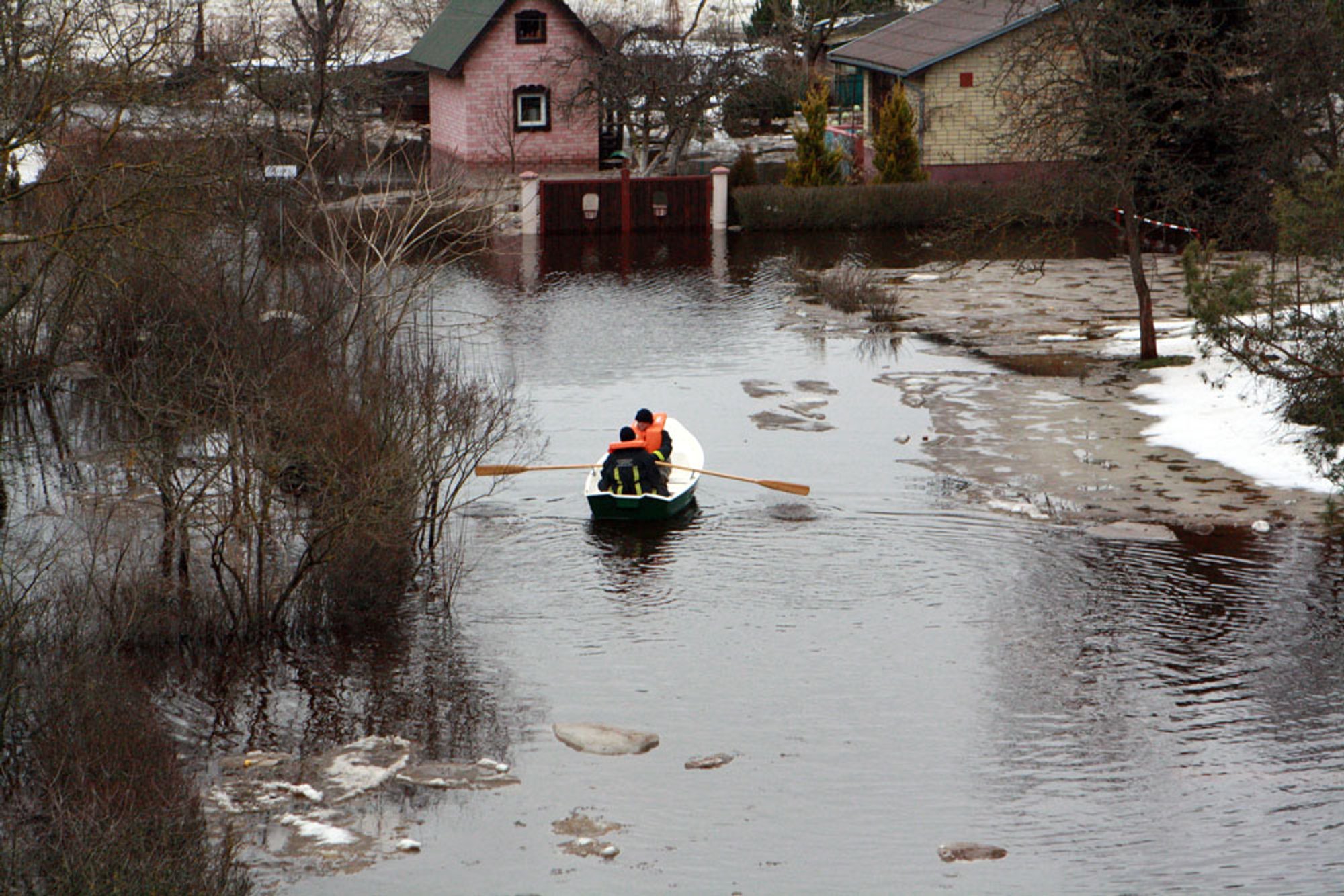 Kauno r. galimam potvyniui priešinsis durpėmis - Delfi