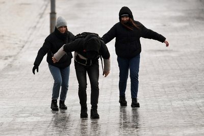 Lijundra yra vienas pavojingiausių žiemos reiškinių - Delfi