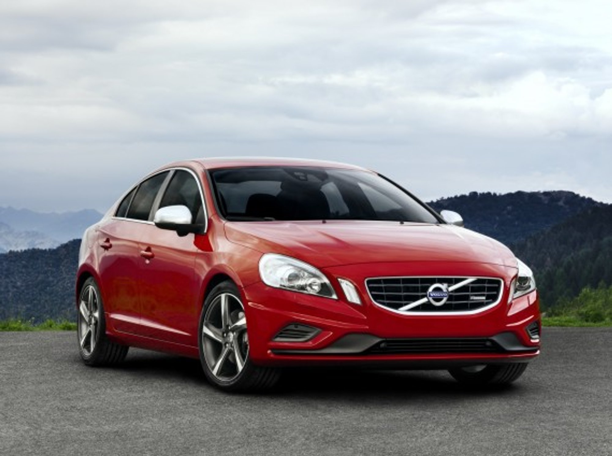 „Volvo“ pristatys S60 ir V60 „R-Design“ versijas - Delfi auto