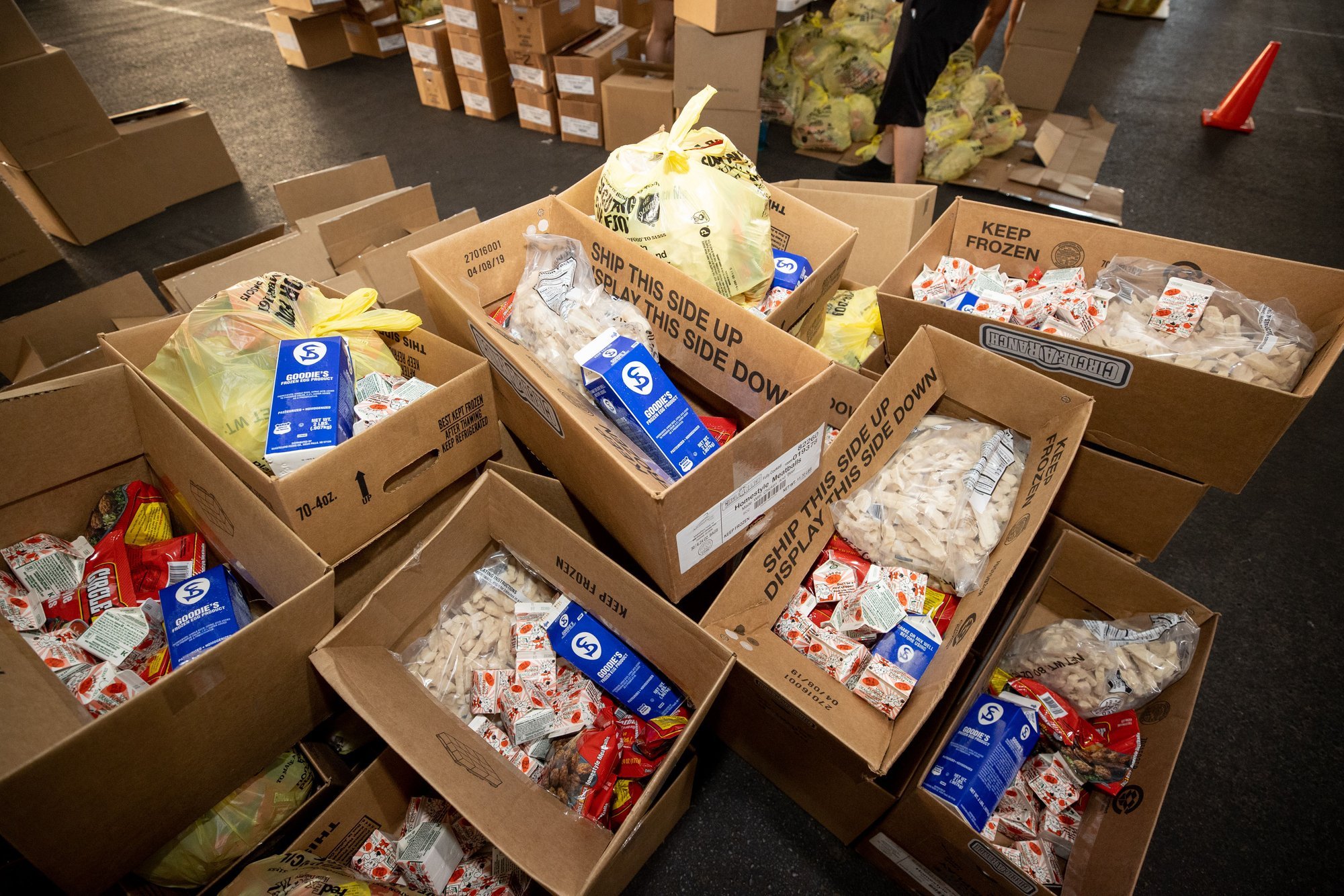 Малоимущим жителям в пайки положат и гигиенические средства - Delfi RU