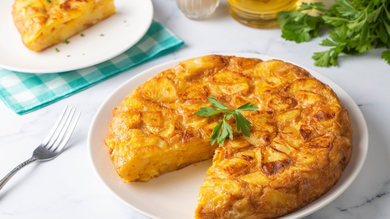 Ispaniškas bulvių omletas – nustebins turtingu skoniu - Delfi receptai