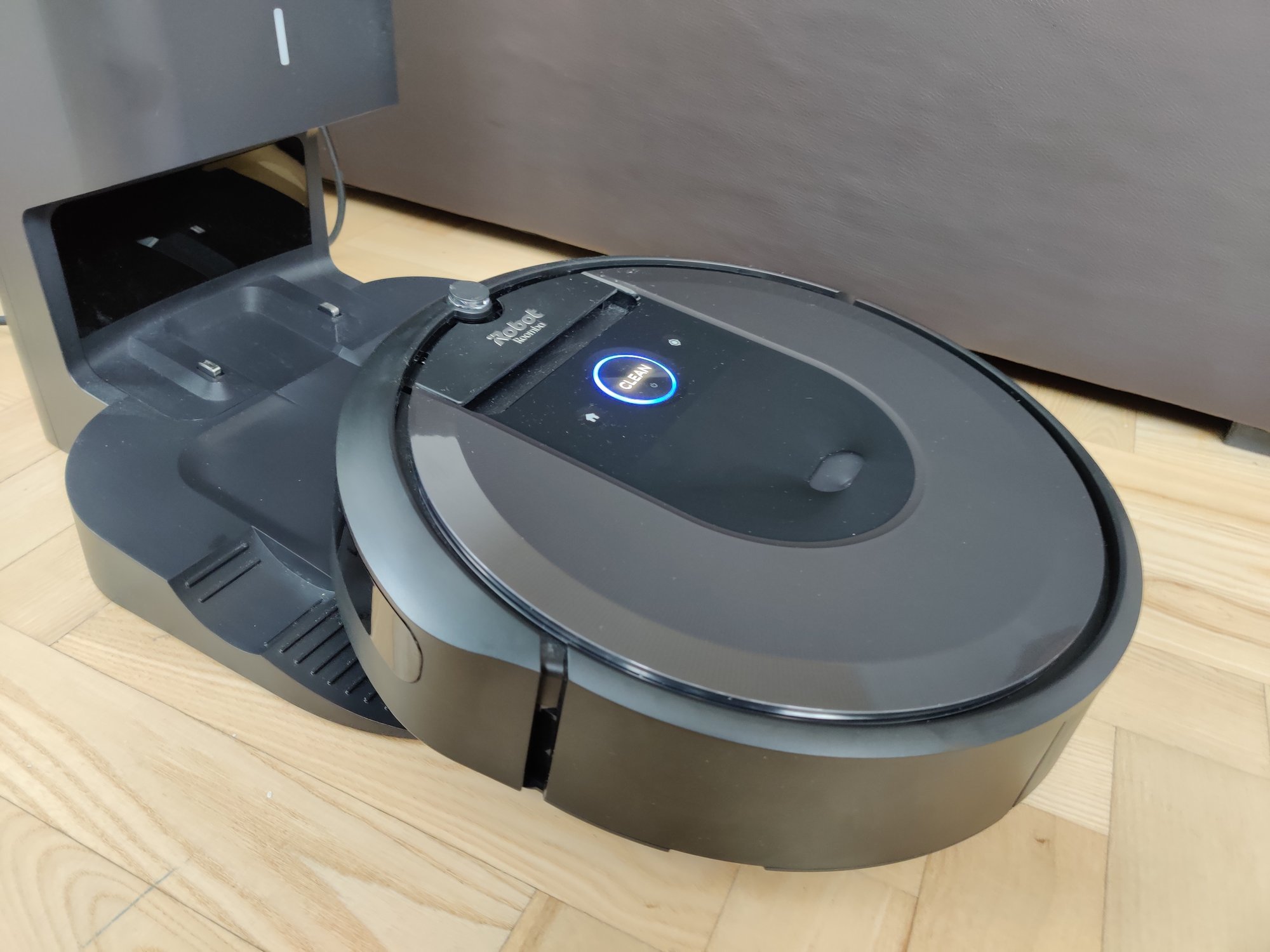 „Roomba“ robotai siurbliai gali prabilti „Alexa“ balsu: įmonę perka ...
