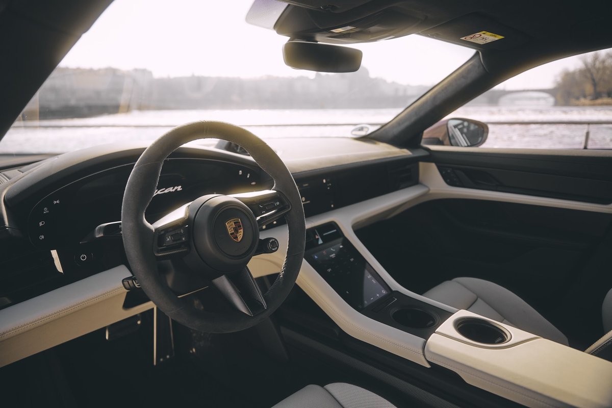 Kaune vagys „Porsche“ paliko be žibintų - Delfi