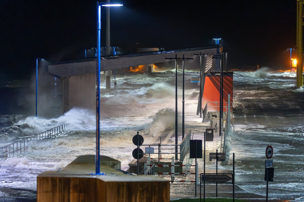 Šiaurės jūroje – smarki audra - Delfi