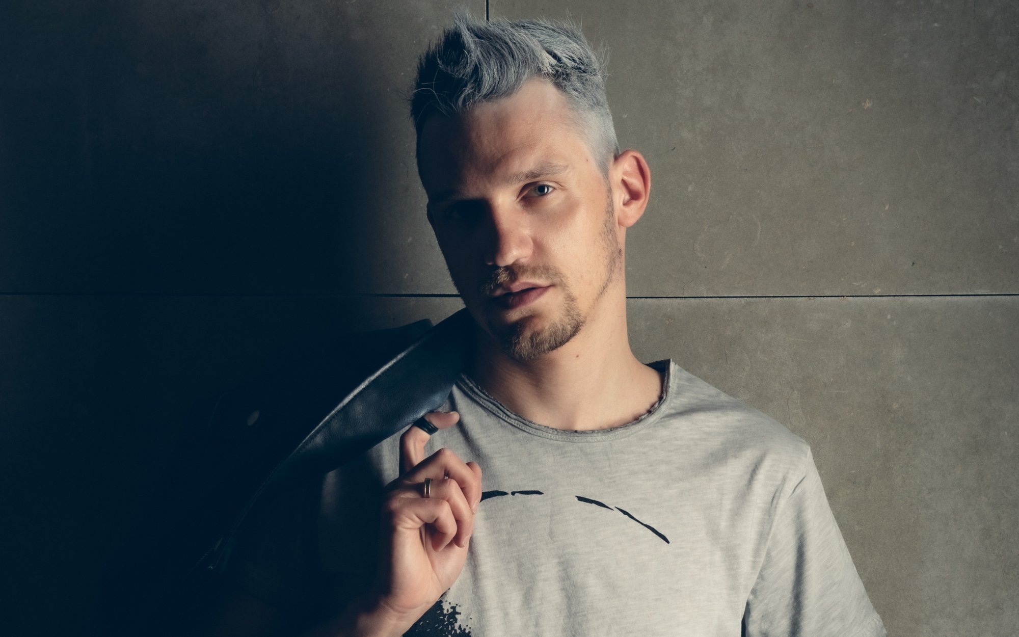 Michael Frishman pristato naują dainą ir jos vaizdo klipą: skirtas ...