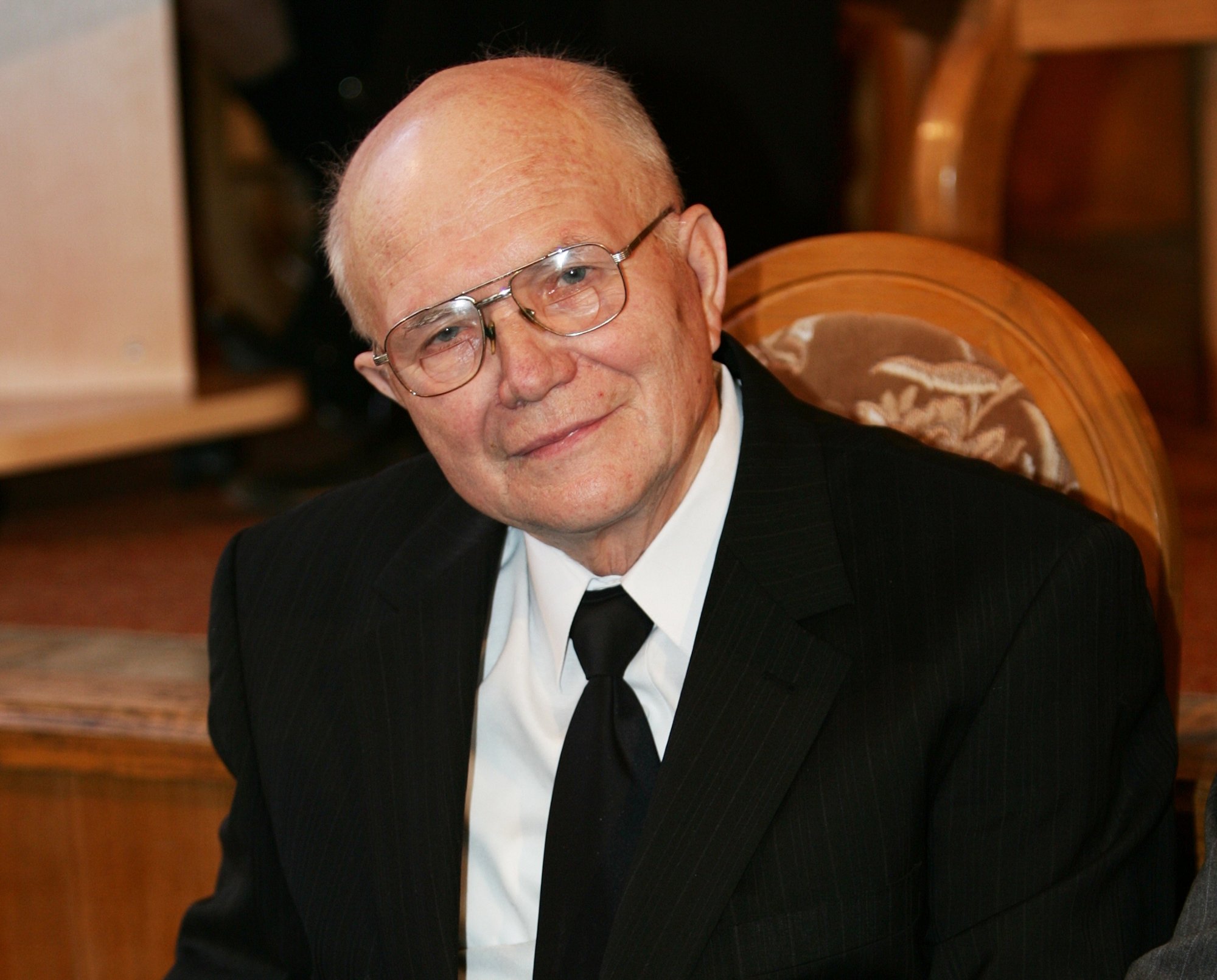 Mirė už nuopelnus Lietuvai Riterio kryžiumi apdovanotas prof. V ...