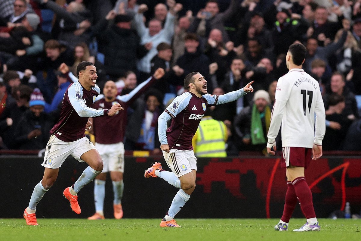 Įvarčiu paskutinę minutę „Aston Villa“ nutraukė ilgą „Arsenal“ seriją ...