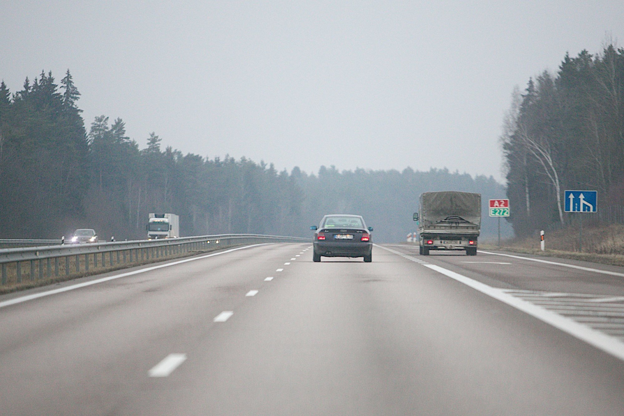 Mažėja leistinas greitis automagistralėse, jau galima važiuoti su ...