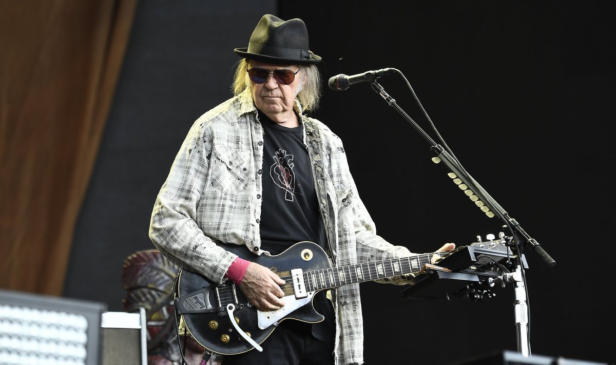 Folkroko žvaigždė Neilas Youngas planuoja nemokamą koncertą Ukrainoje ...