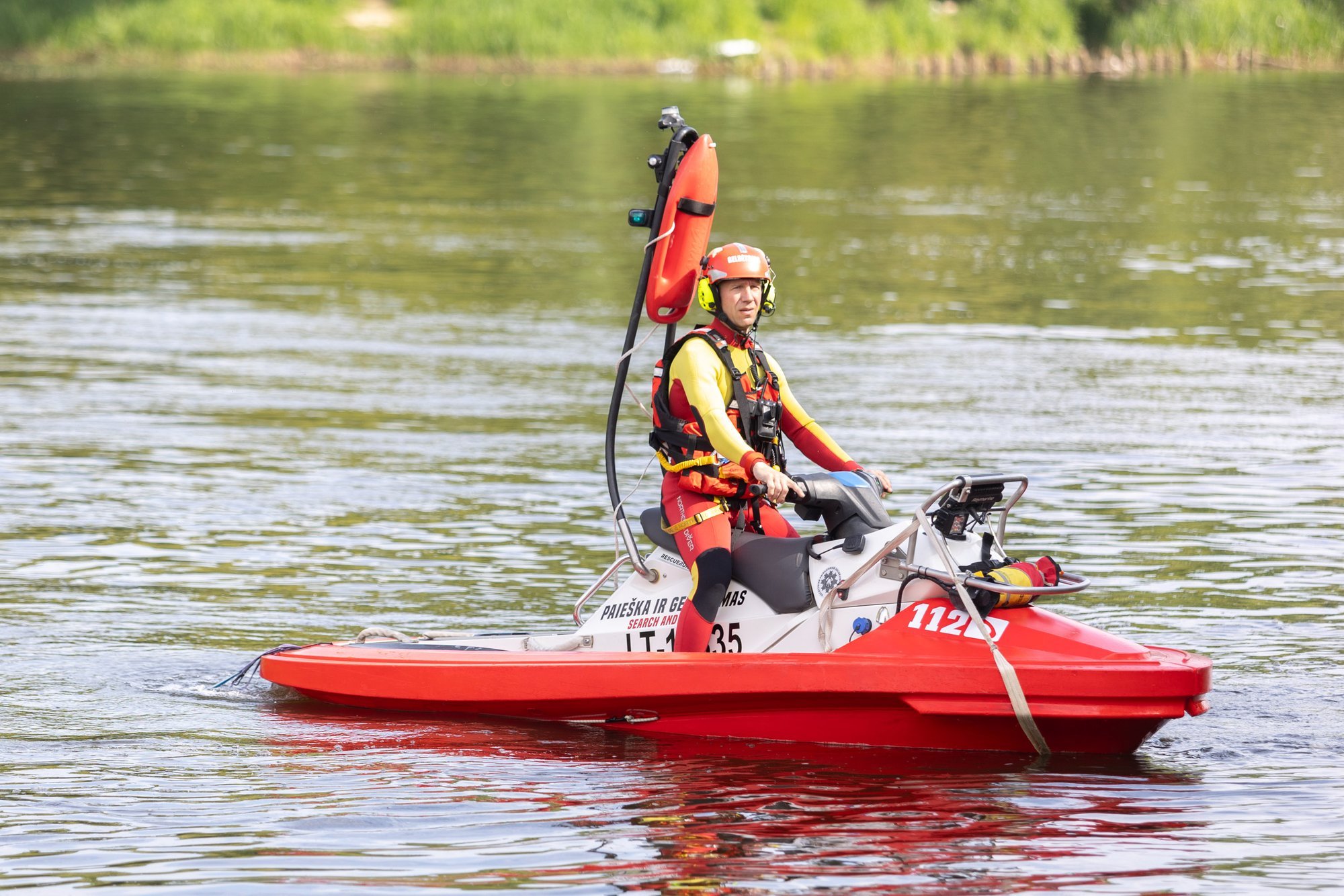 Liūdna žmogaus paieškų atomazga: ežere rastas dingusio vyro kūnas - Delfi