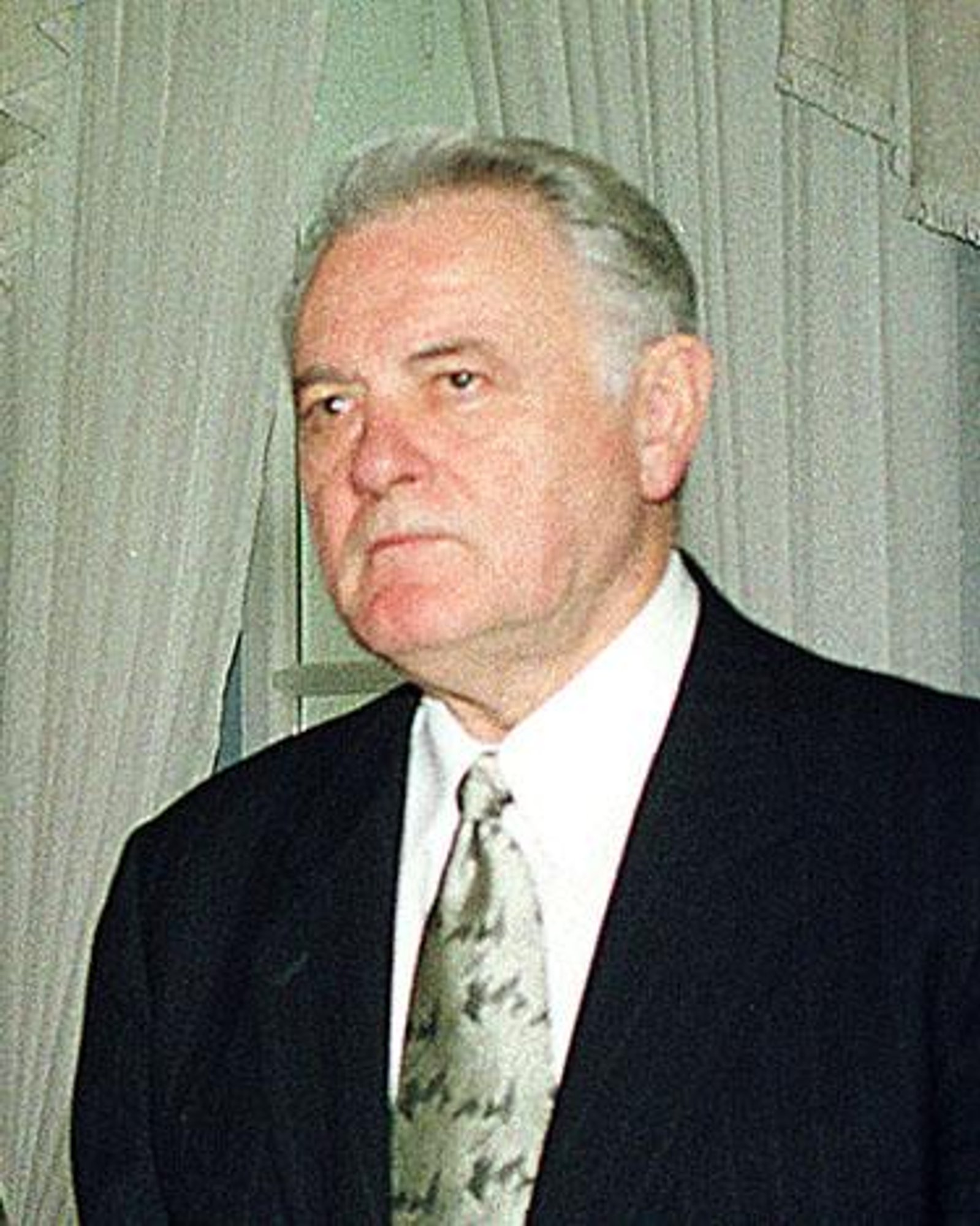 V.Adamkus dar išplėtė kai kurių ambasadorių įgaliojimus - Delfi