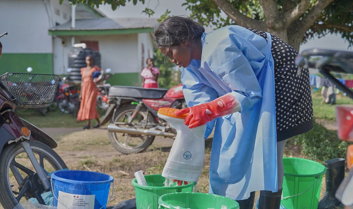 Konge Ebola užsikrėtė daugiau kaip 70 medicinos darbuotojų - Delfi