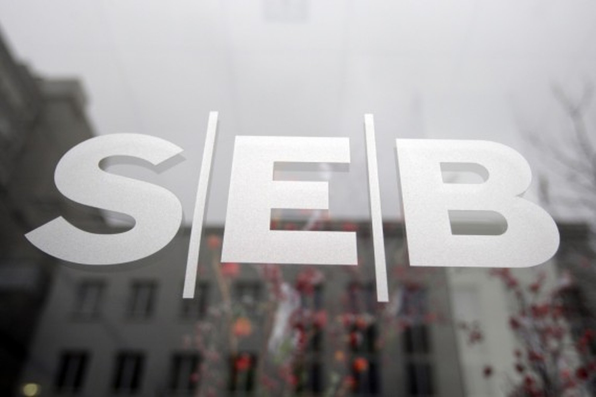 SEB bankas platina vienų metų trukmės 8,7 proc. pelningumo obligacijas ...