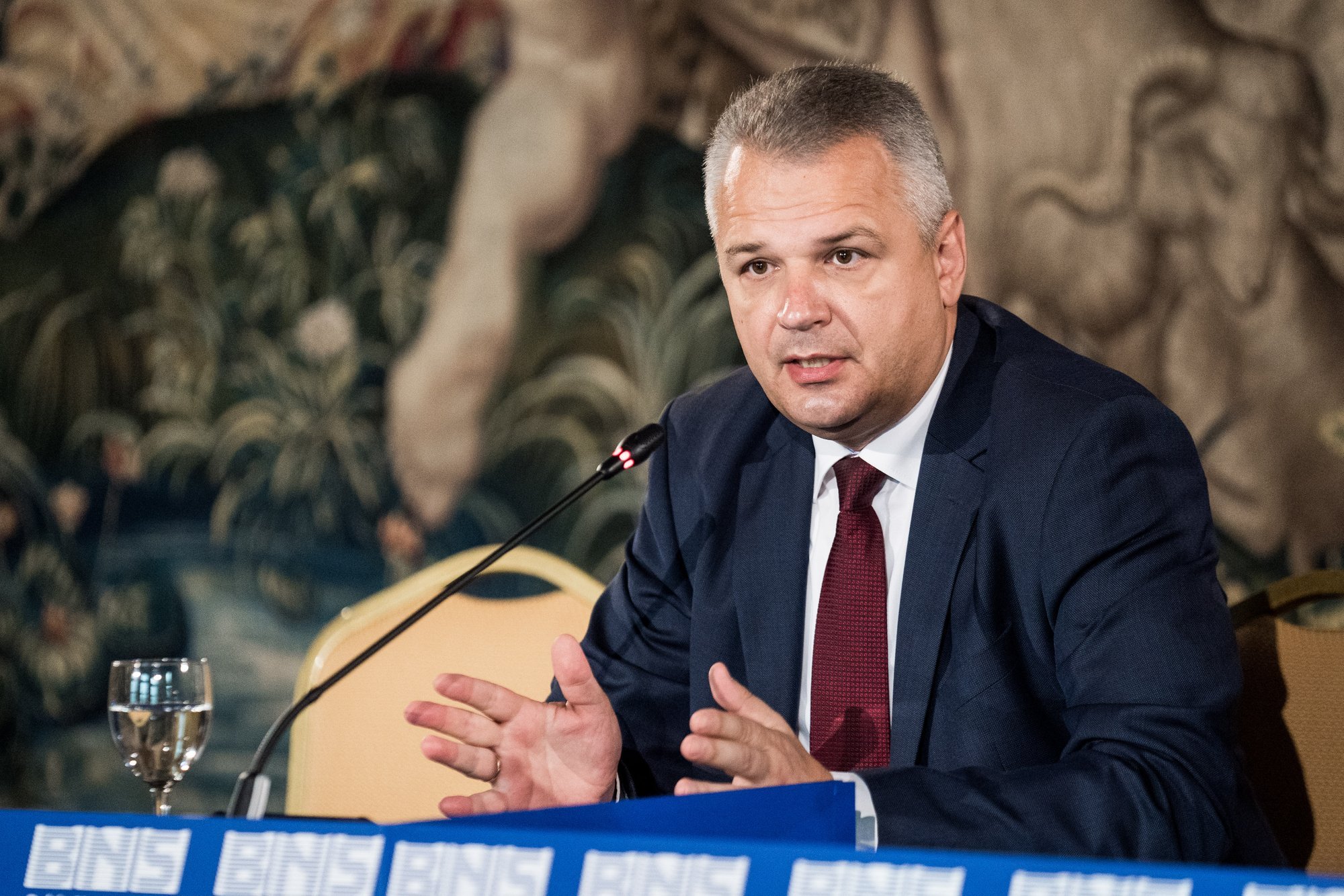 Seimo narys, ilgametis „darbietis“ Jukna pasitraukė iš partijos - Delfi