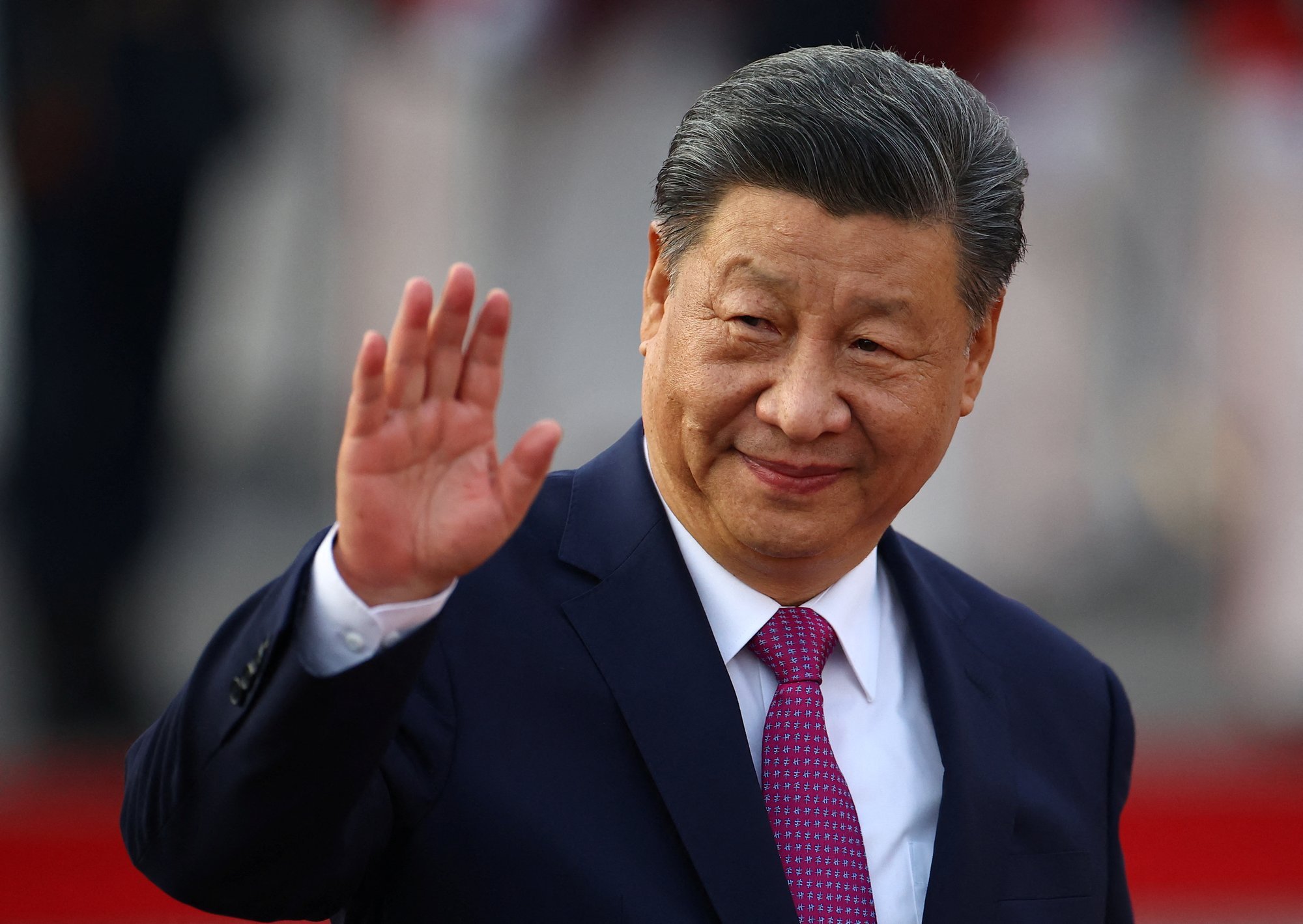 Xi Jinpingas rečiau rodosi viešumoje - Delfi