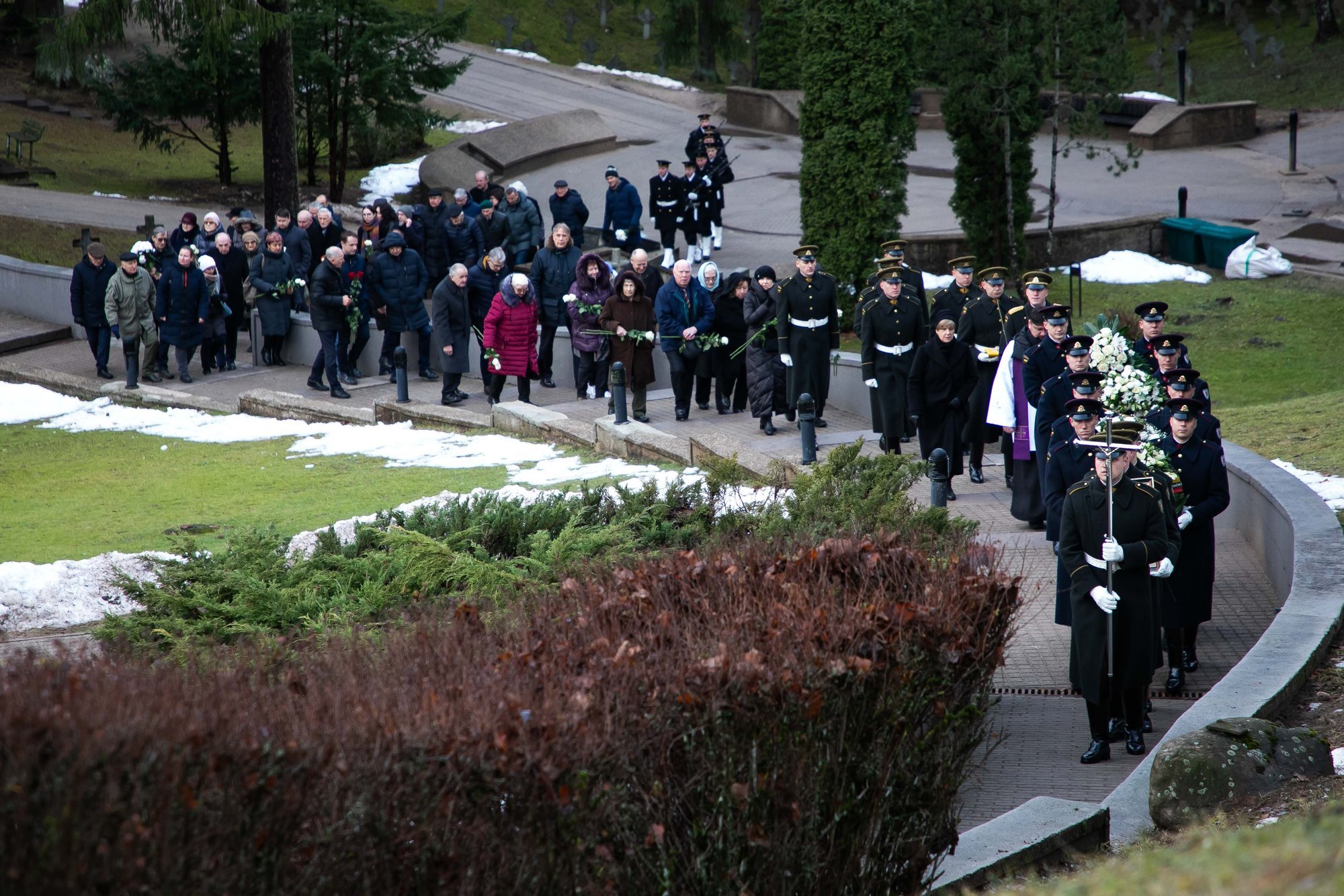 Vilniaus Antakalnio kapinėse atsisveikinama su signataru Bronislovu ...