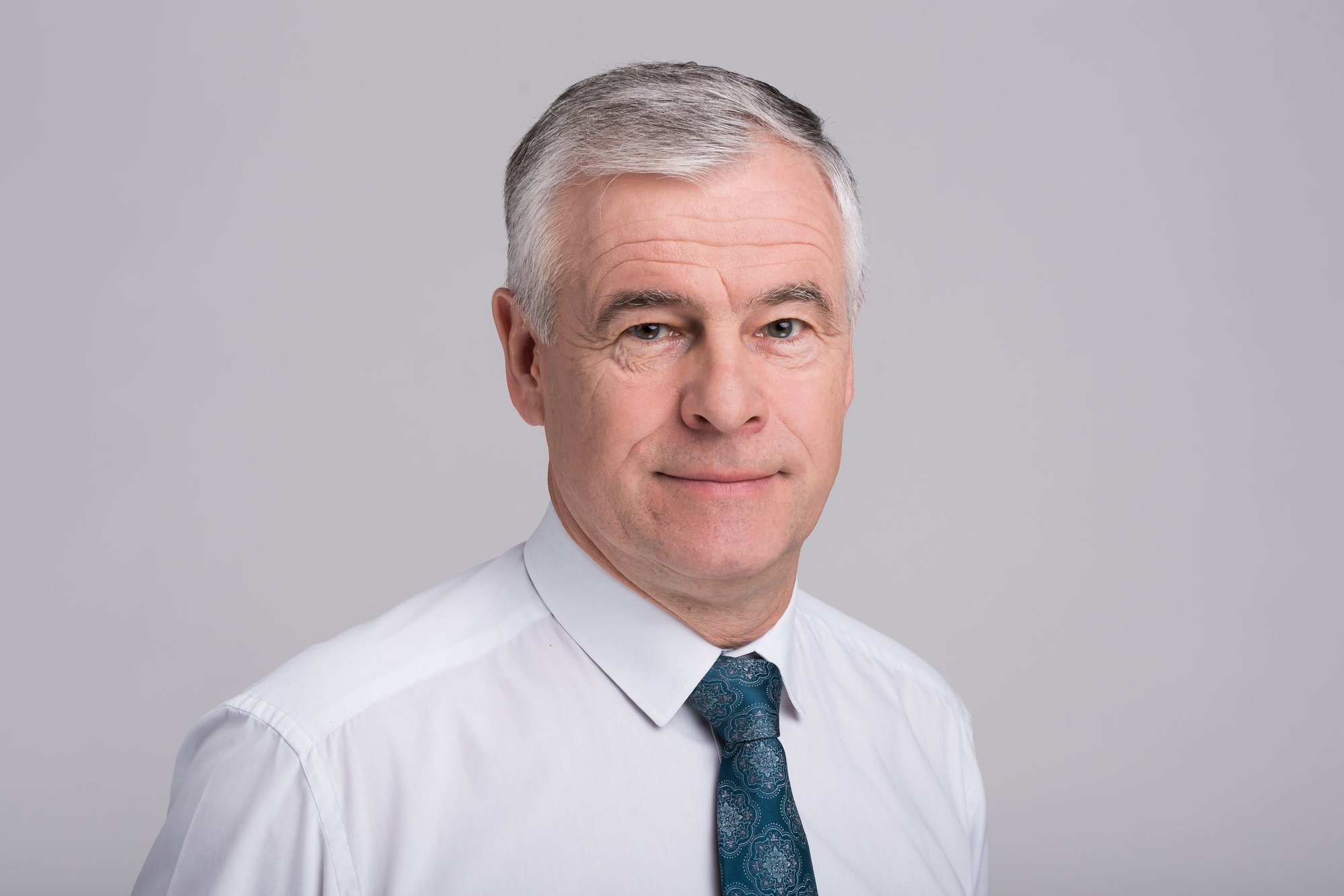 Jonas Jarutis. Šventinės mintys apie nešventinius krašto apsaugos rūpesčius - Delfi