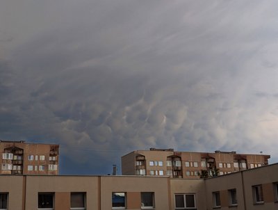 Įspūdingi mammatus debesys Lietuvoje - Delfi vasara