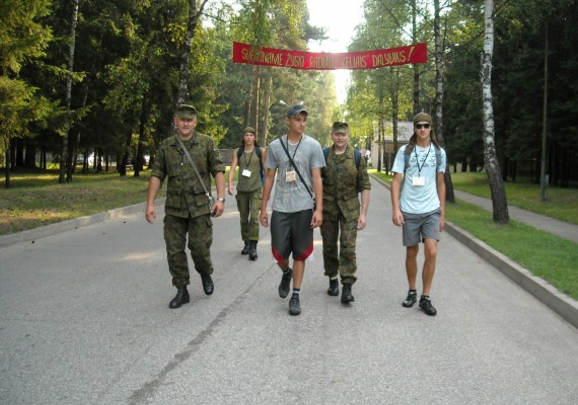 Prasidėjo 10-asis pėsčiųjų žygis „Radvilų keliais“ - Delfi kultūra