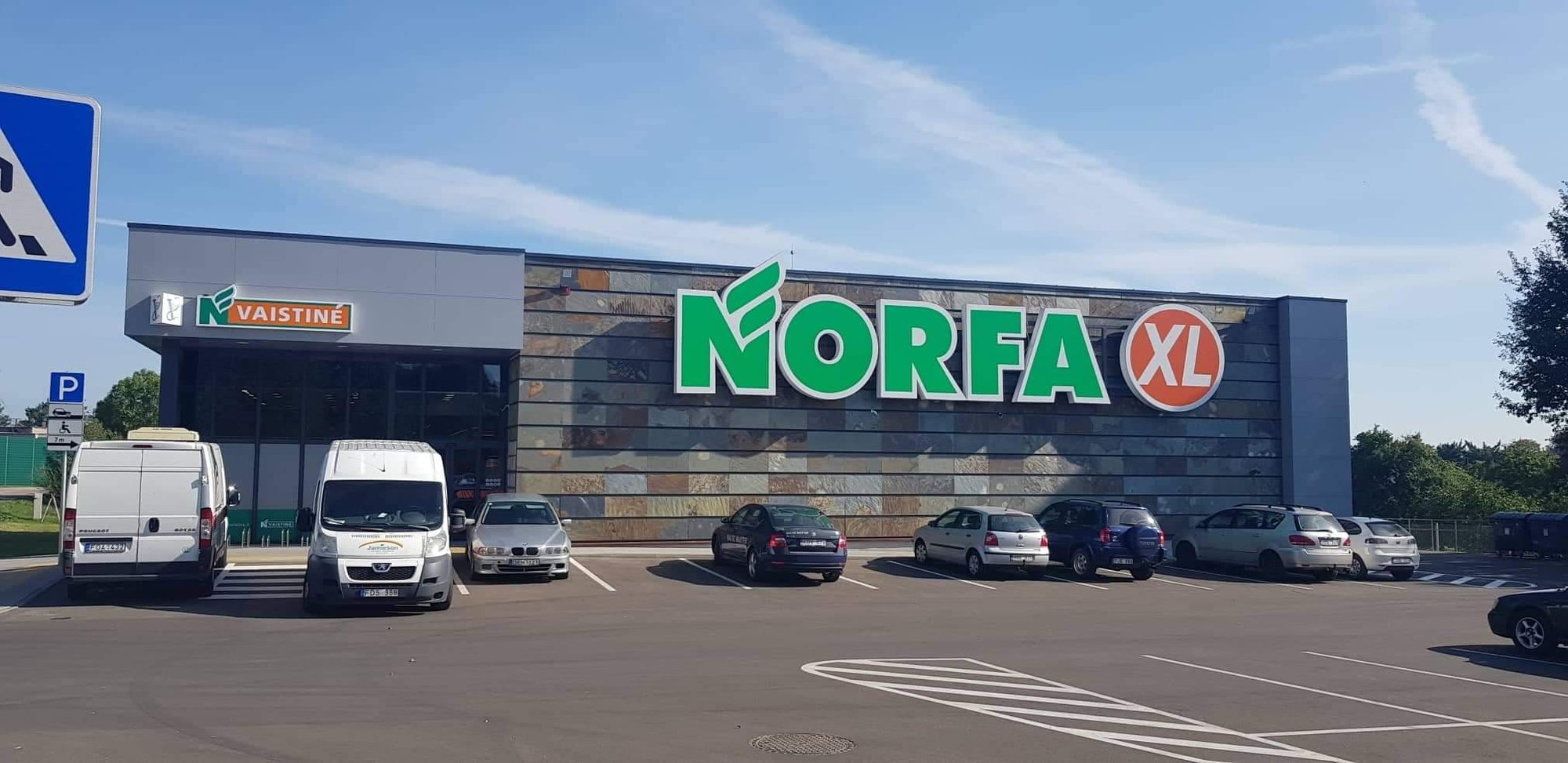 „Norfa“ žengia į Vievį - Delfi miestai