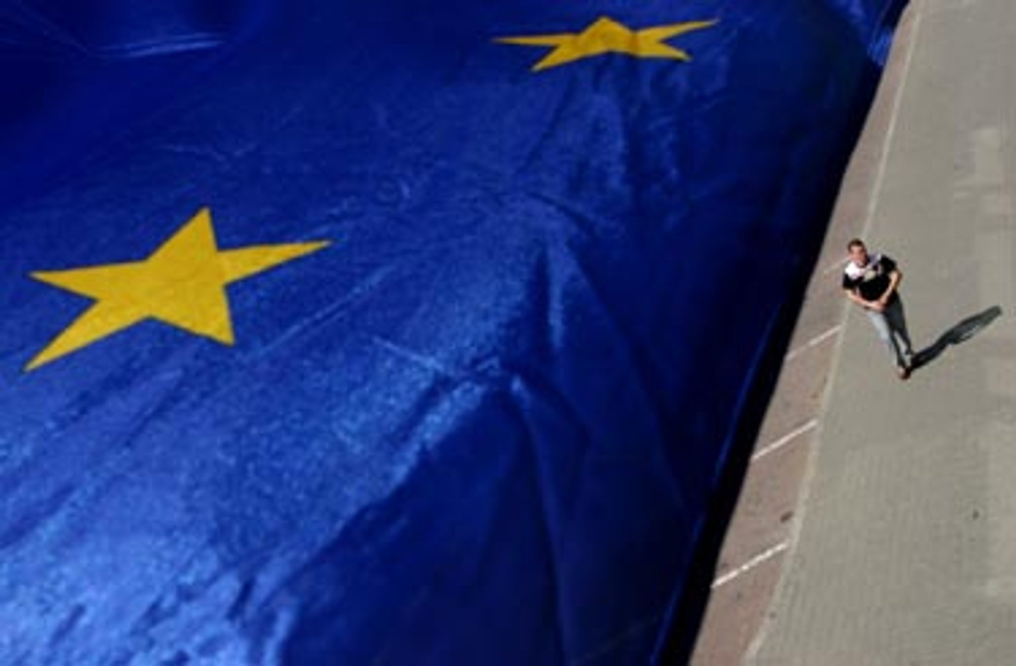 Europos Sąjunga atšaukė ginklų embargą Libijai - Delfi