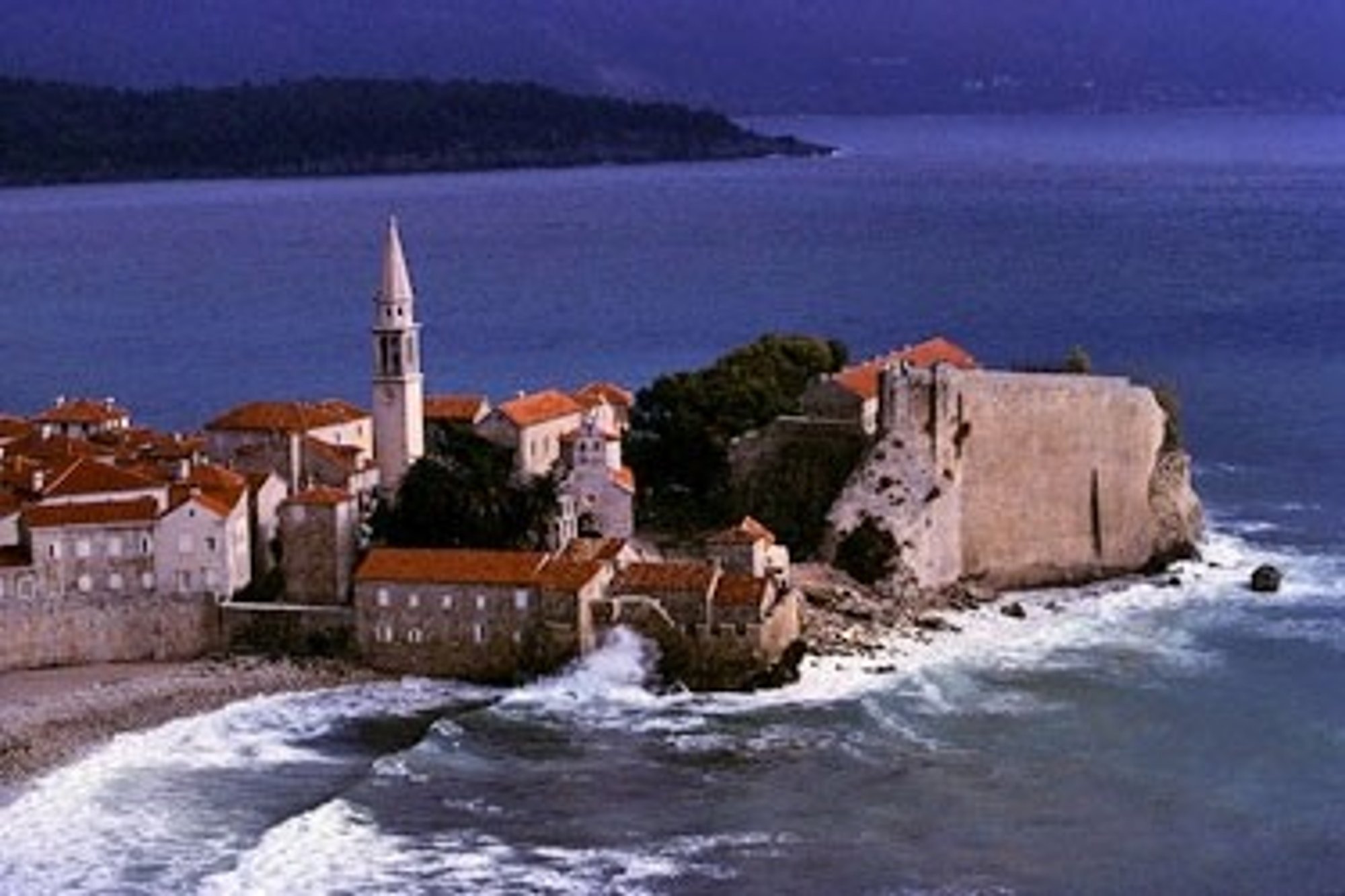 Juodkalnija oficialiai pasiprašė į Europos Sąjungą - Delfi