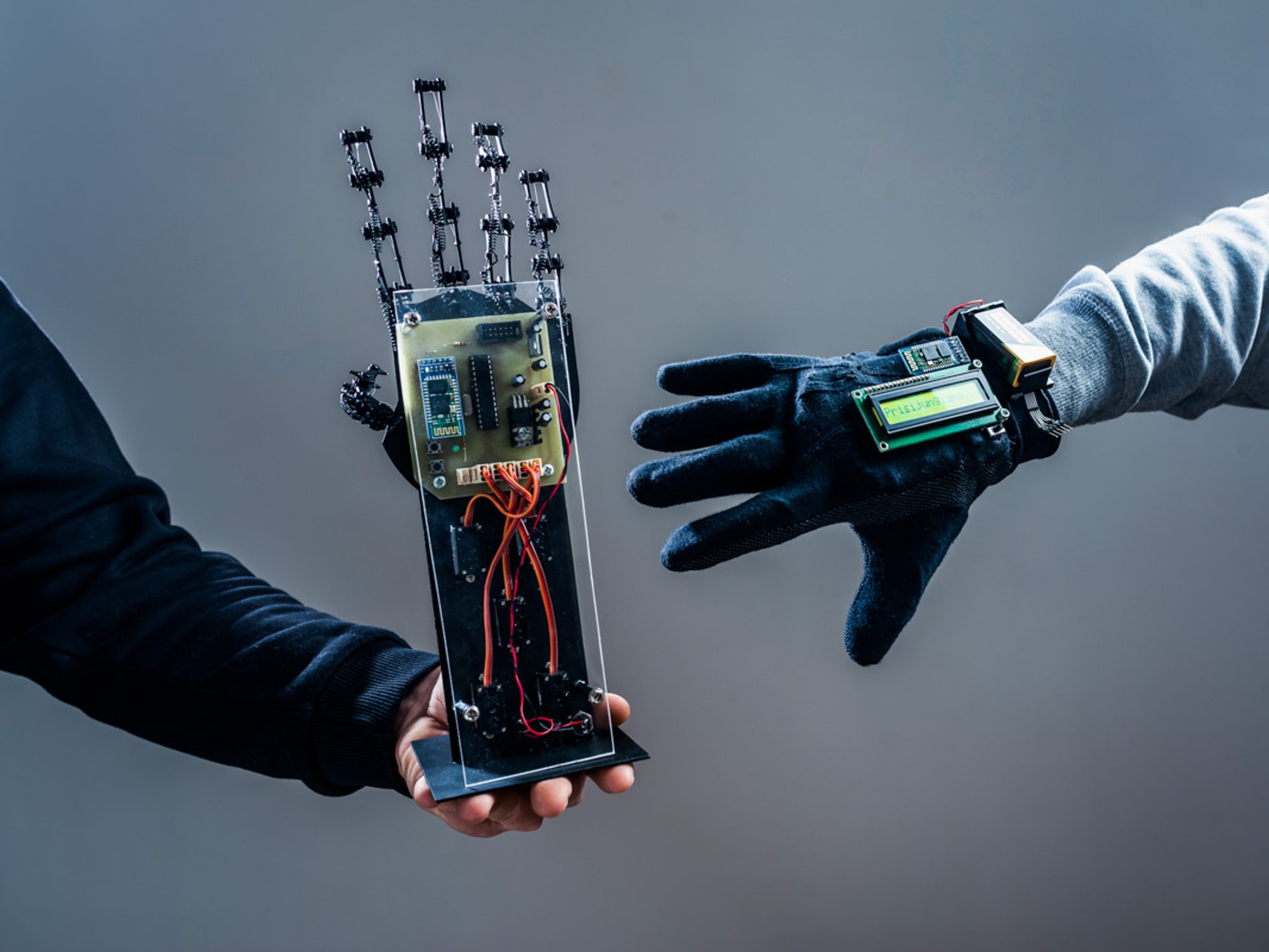 Robotinė ranka Lietuvoje pagaminta beveik už dyką - Delfi mokslas